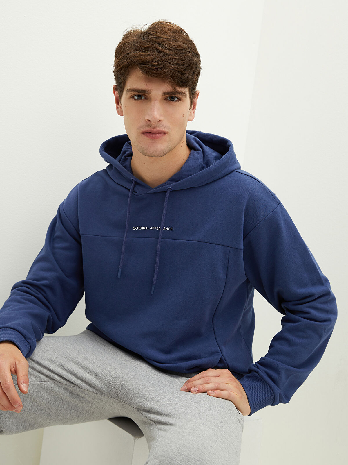 LCW CASUAL Kapüşonlu Uzun Kollu Baskılı Kalın Erkek Sweatshirt