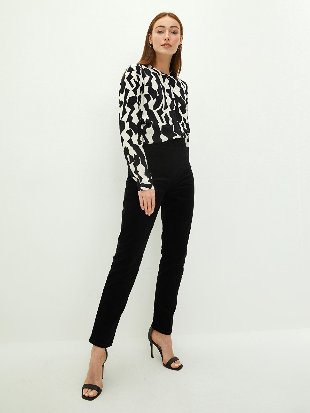 LCW BASIC Beli Lastikli Dar Fit Kadife Kadın Pantolon