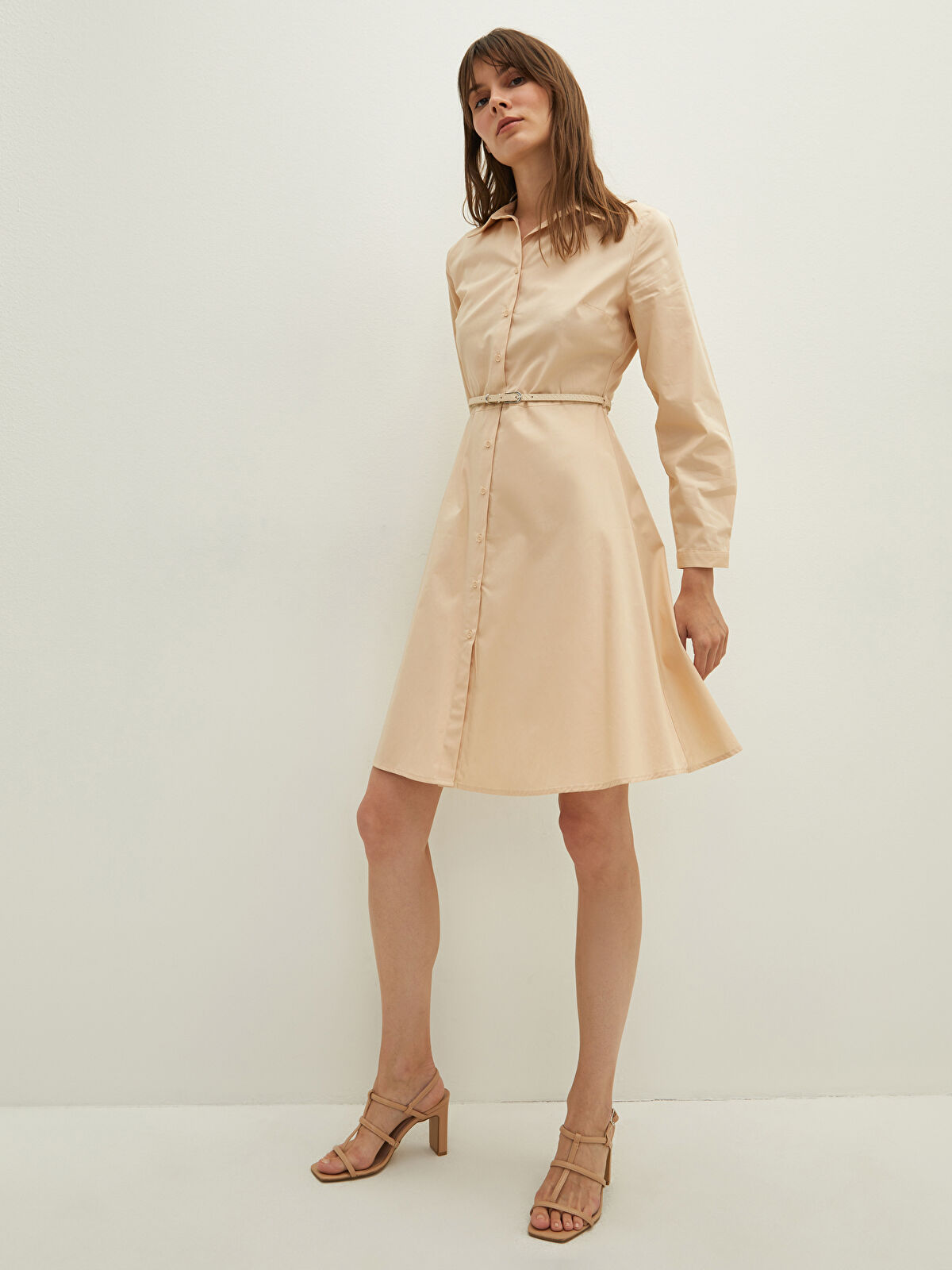 LCW CLASSIC Gömlek Yaka Düz Beli Kemerli Uzun Kollu Poplin Kadın Elbise