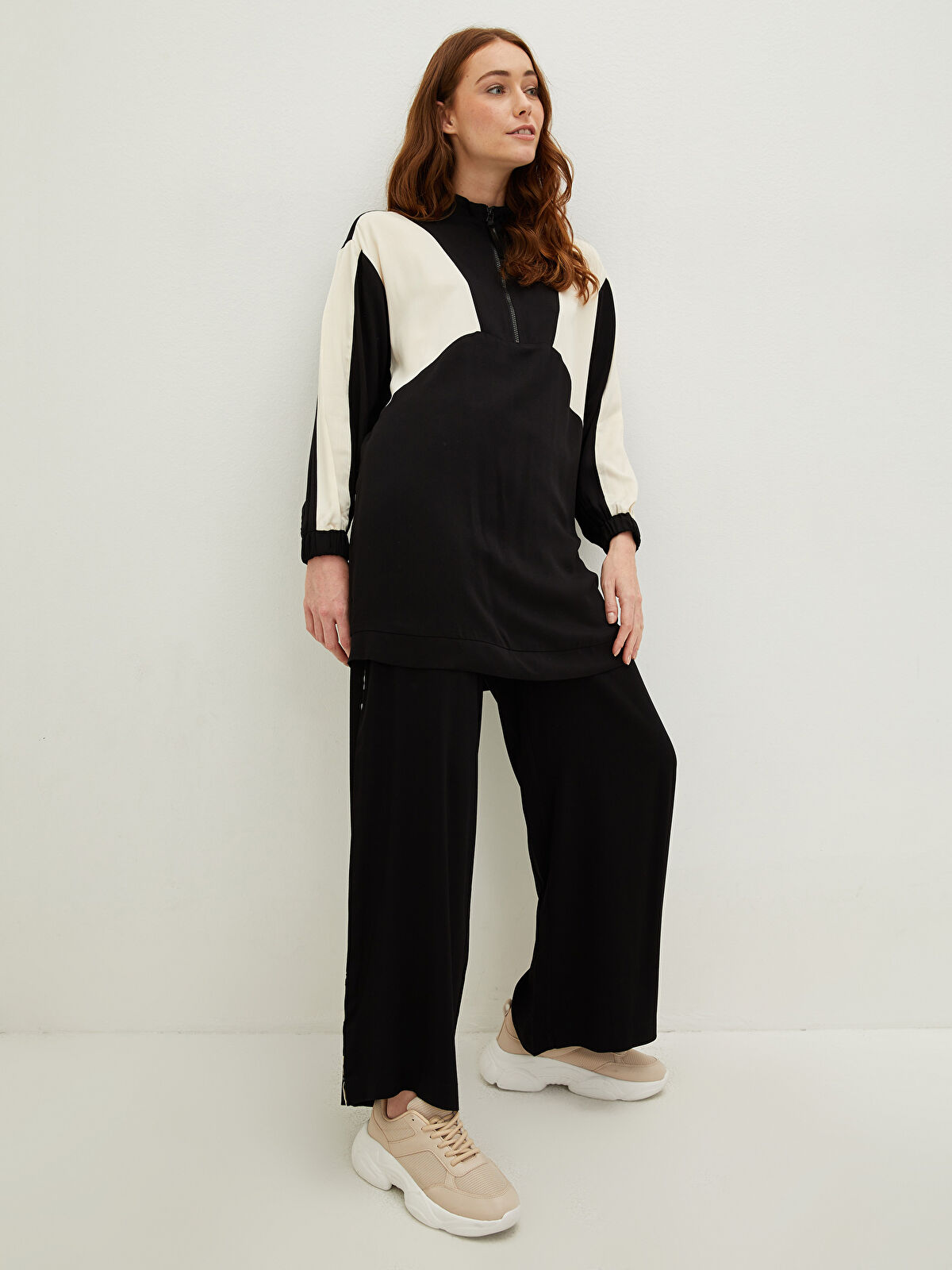MODEST Beli Lastikli Şerit Detaylı Belmando Kumaş Kadın Pantolon MODEST Beli Lastikli Şerit Detaylı Belmando Kumaş Kadın Pantolon
