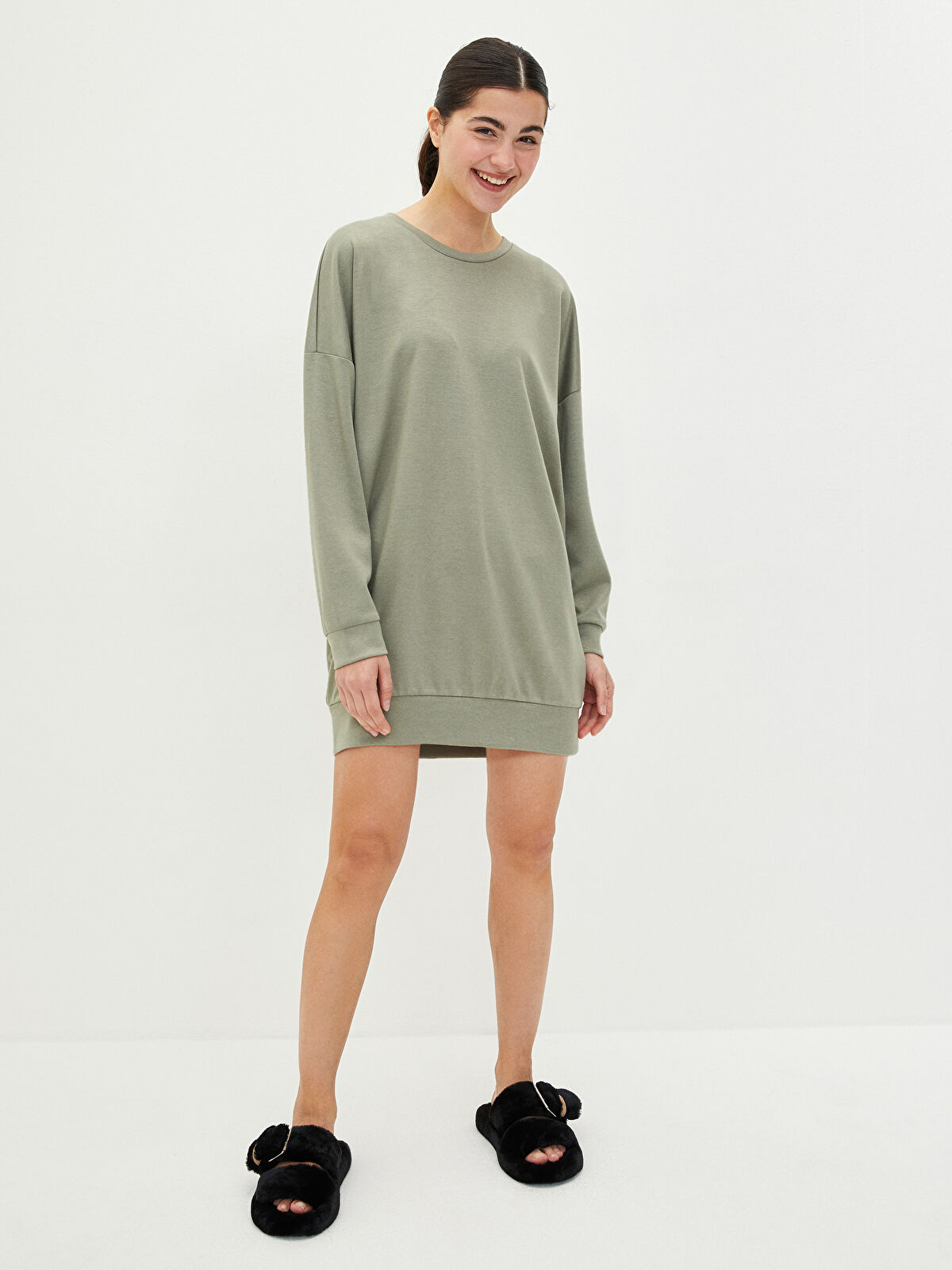 LCW DREAM Bisiklet Yaka Düz Uzun Kollu Kadın Gecelik