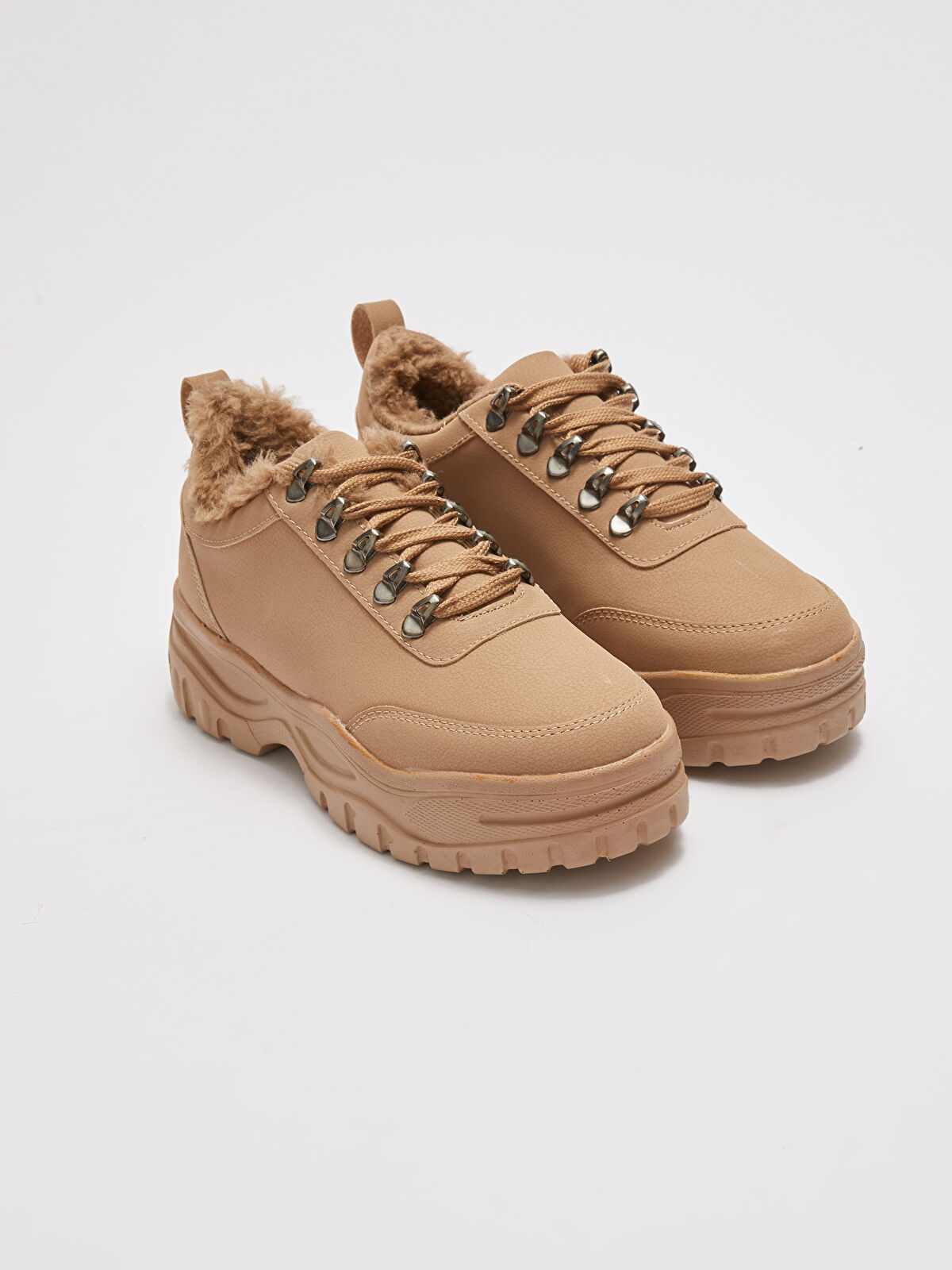 Deri Görünümlü Bağcıklı Kalın Taban Kadın Spor Ayakkabı