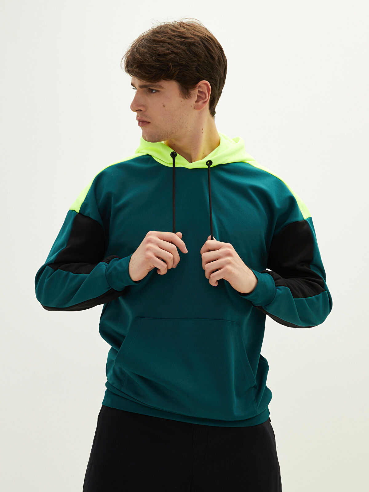 LCW SPORTS Kapüşonlu Uzun Kollu Renk Bloklu Erkek Spor Sweatshirt