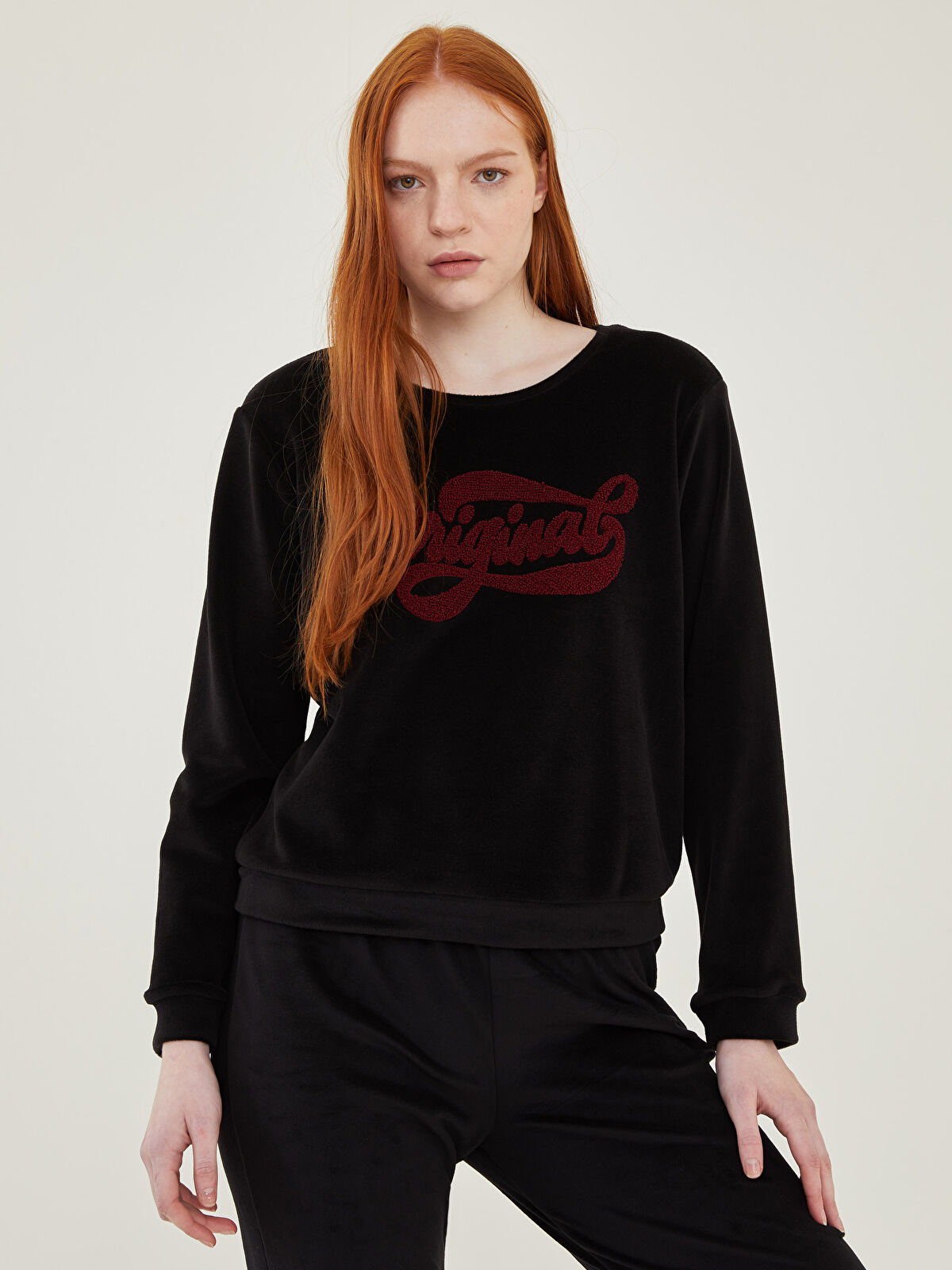 LCW DREAM Bisiklet Yaka Nakışlı Uzun Kollu Kadife Kadın Pijama Takımı