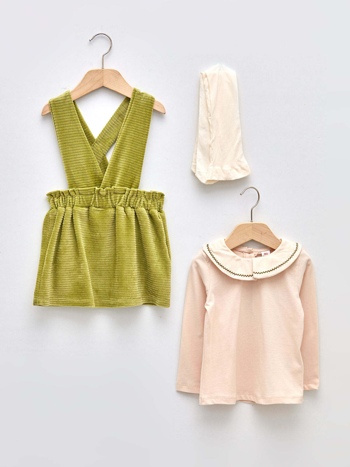 Bebe Yaka Uzun Kollu Bluz Etek ve Külotlu Çorap 3'lü Takım