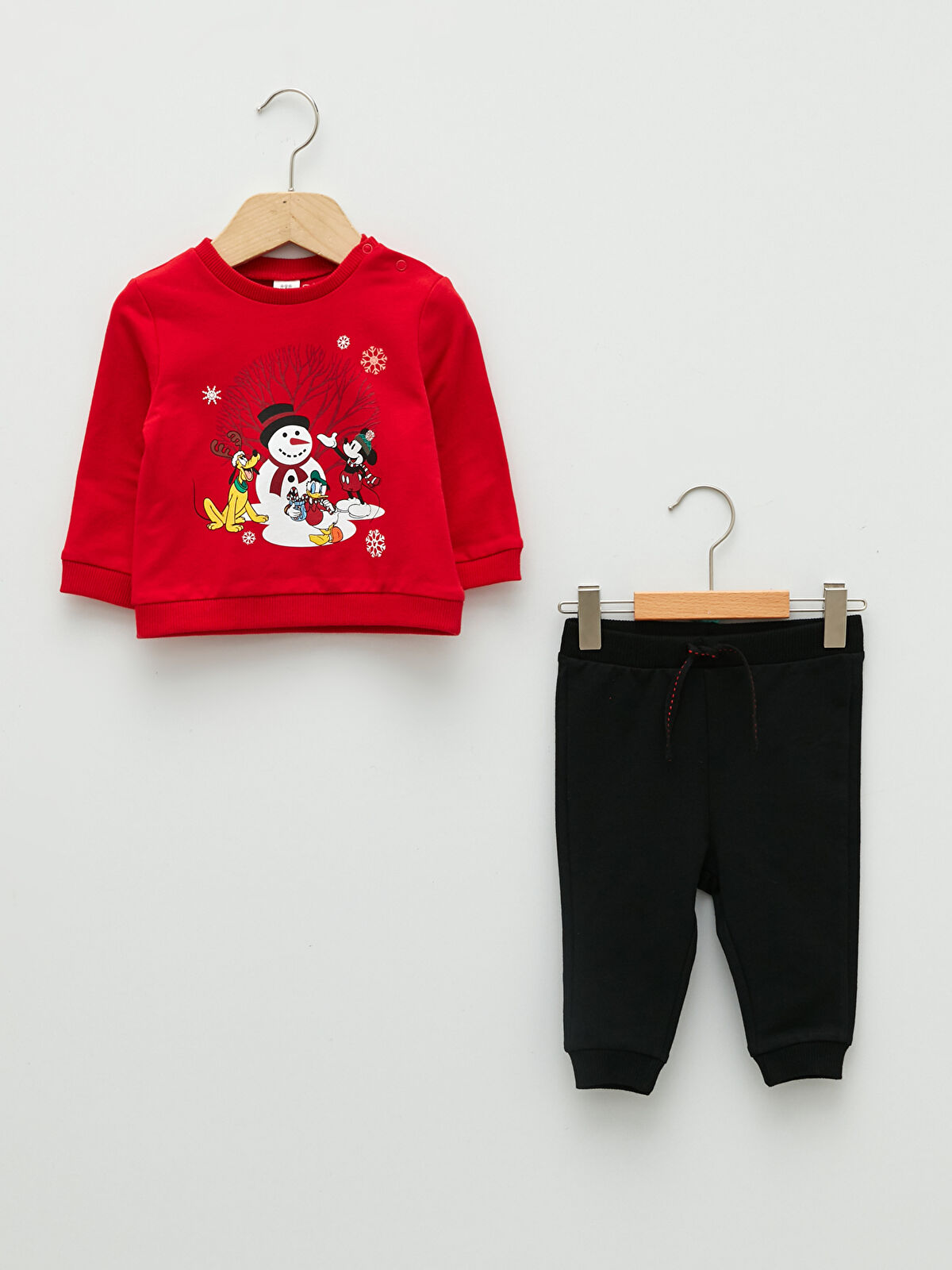 Bisiklet Yaka Uzun Kollu Disney Baskılı Yılbaşı Temalı Temalı Erkek Bebek Sweatshirt ve Pantolon 2'li Takım