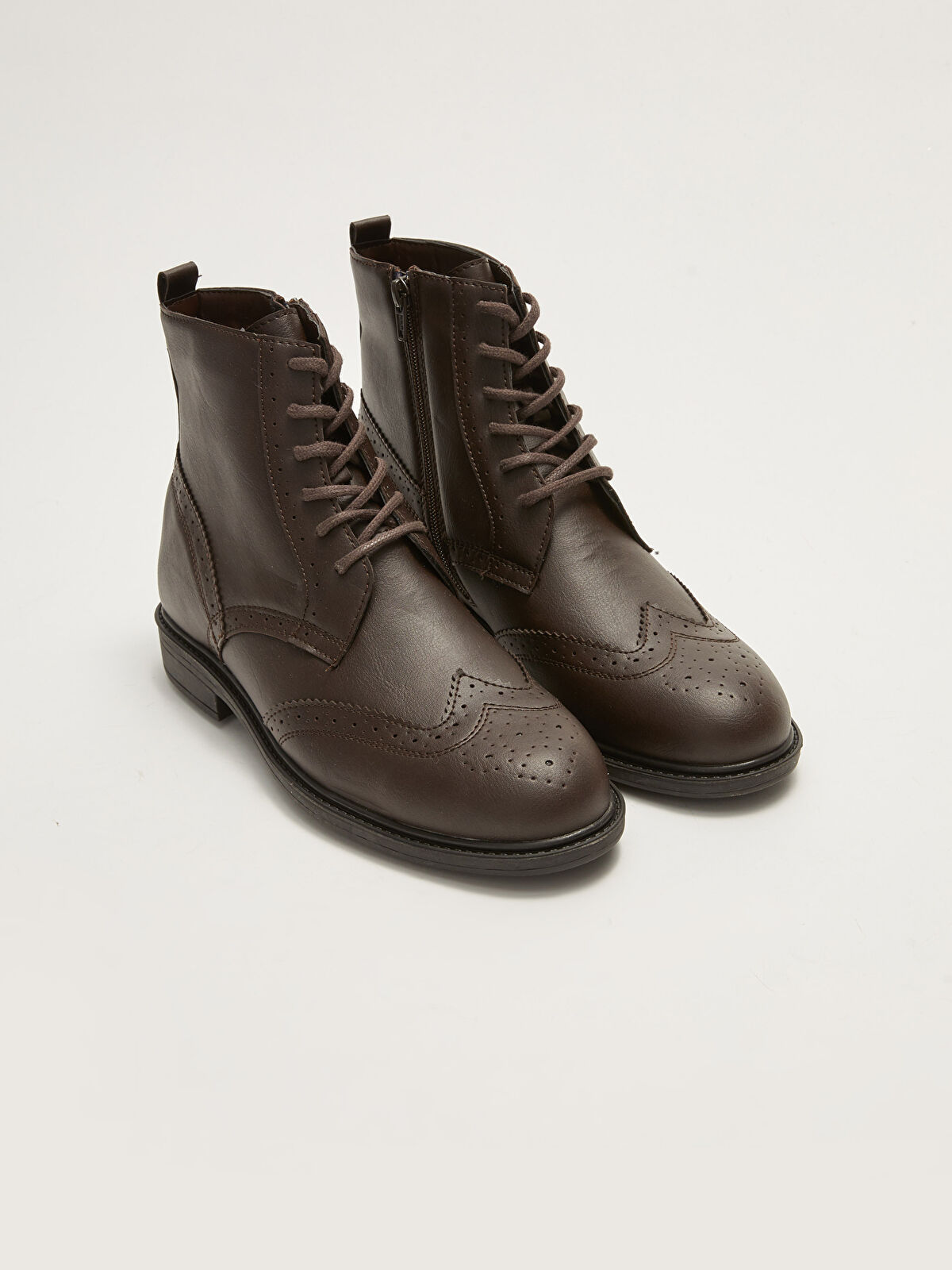 Dekoratif Dikişli Bağcık ve Fermuarlı Erkek Bot