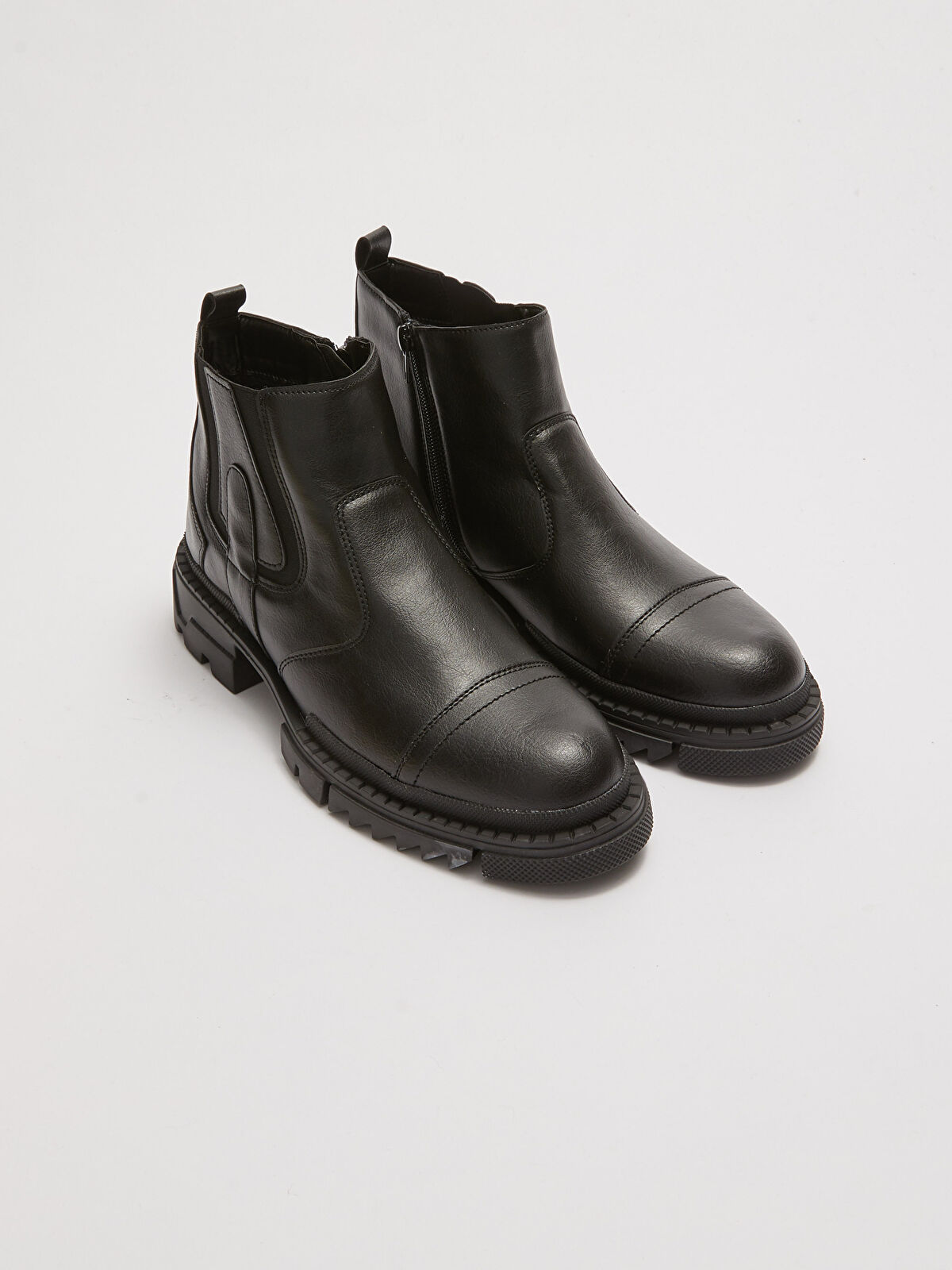 Deri Görünümlü Yanları Lastik Detaylı Fermuarlı Erkek Bot