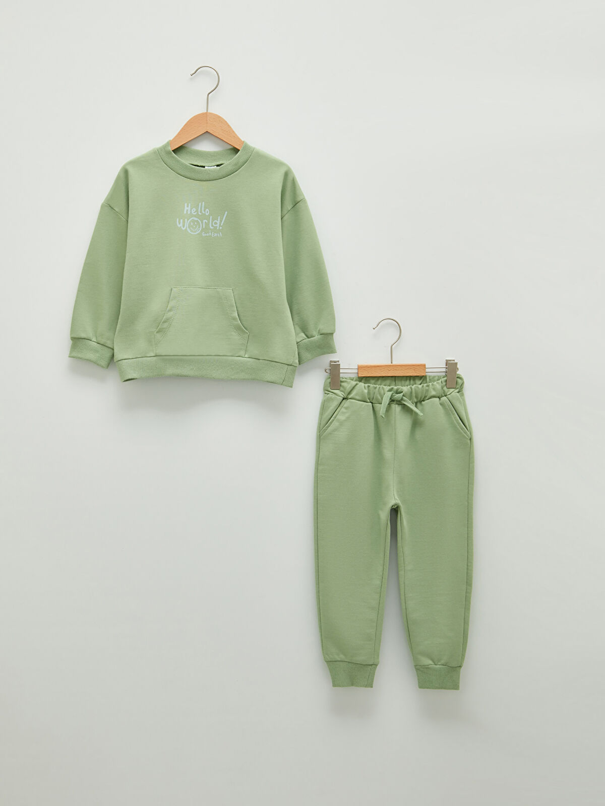 Bisiklet Yaka Uzun Kollu Baskılı Erkek Bebek Sweatshirt ve Jogger Eşofman Alt 2'li Takım Bisiklet Yaka Uzun Kollu Baskılı Erkek Bebek Sweatshirt ve Jogger Eşofman Alt 2'li Takım