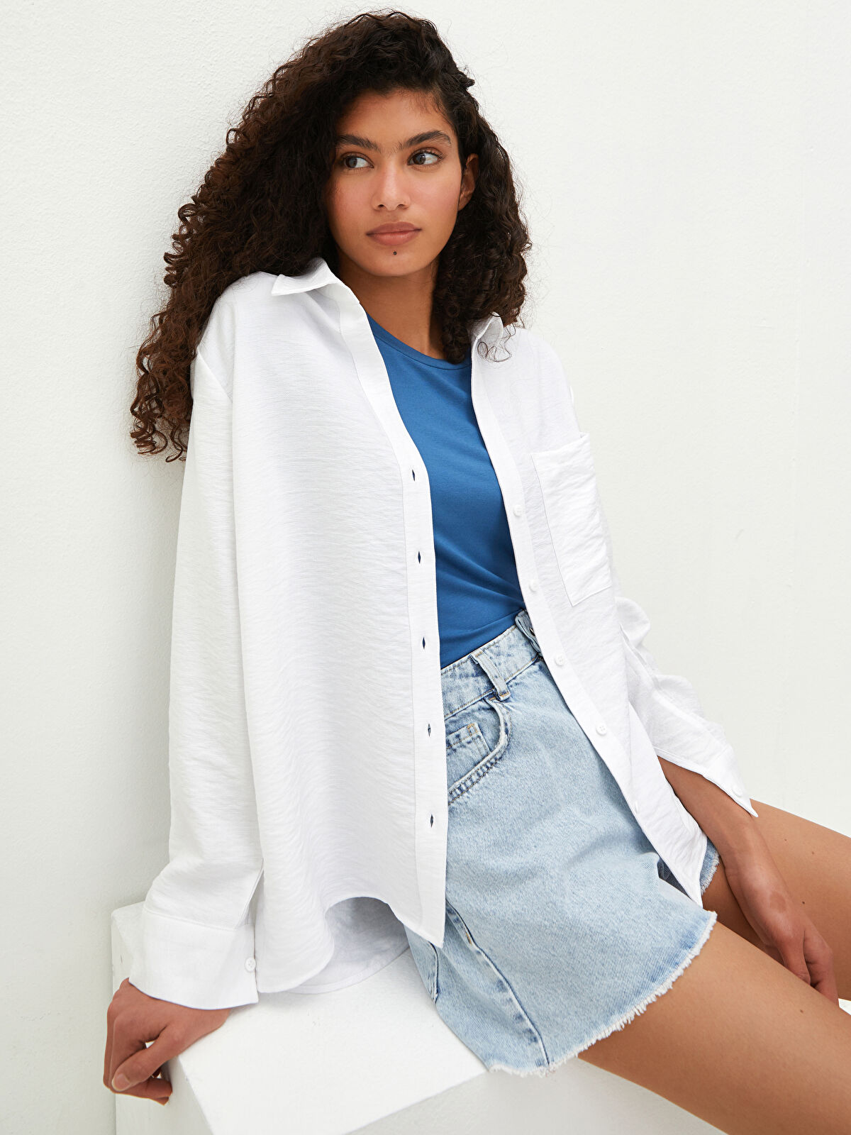 LCW CASUAL Önden Düğme Kapamalı Düz Uzun Kollu Dobby Kumaş Kadın Gömlek