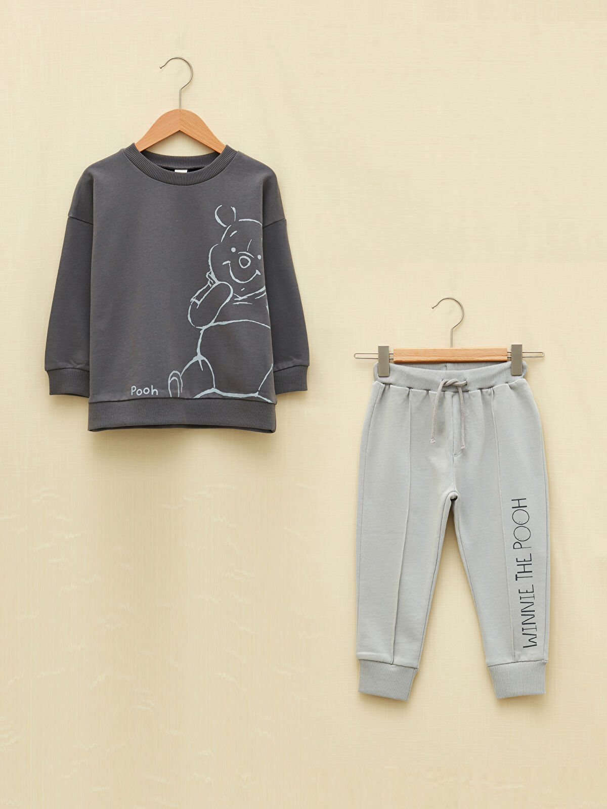 LCW GREEN Bisiklet Yaka Uzun Kollu Winnie the Pooh Baskılı Organik Pamuklu Erkek Bebek Sweatshirt ve Jogger Pantolon 2'li LCW GREEN Bisiklet Yaka Uzun Kollu Winnie the Pooh Baskılı Organik Pamuklu Erkek Bebek Sweatshirt ve Jogger Pantolon 2'li