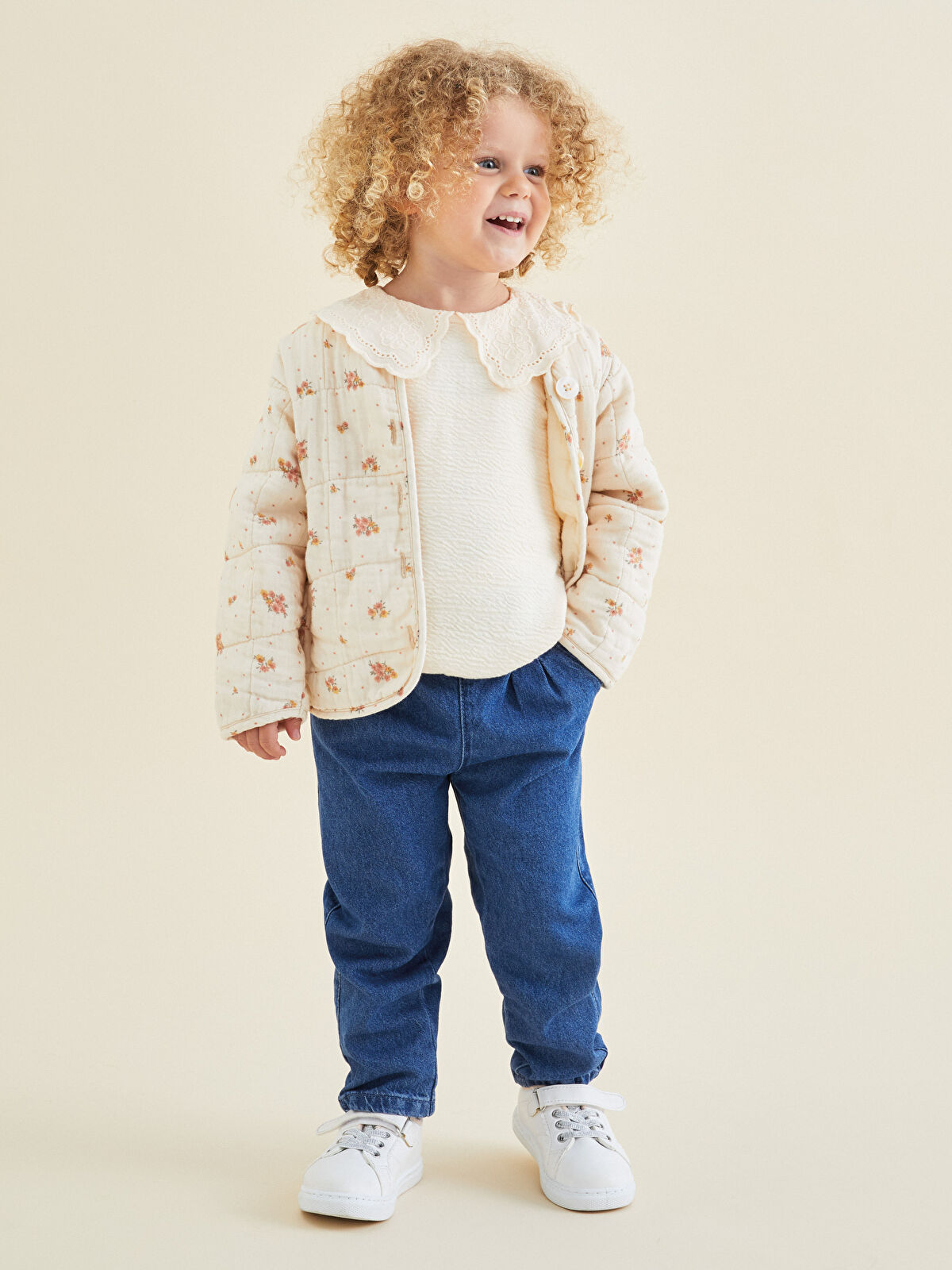 Bebe Yaka Uzun Kollu Nakış Detaylı Kız Bebek Sweatshirt