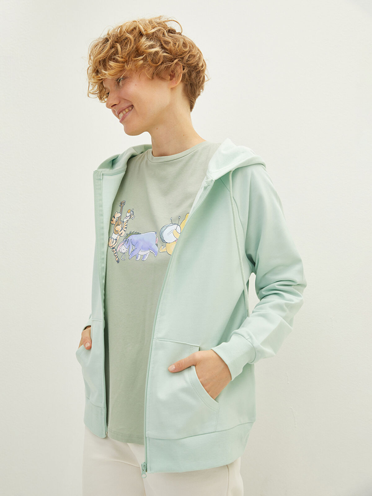 LCW CASUAL Kapüşon Yaka Düz Uzun Kollu Cep Detaylı Kadın Hırka