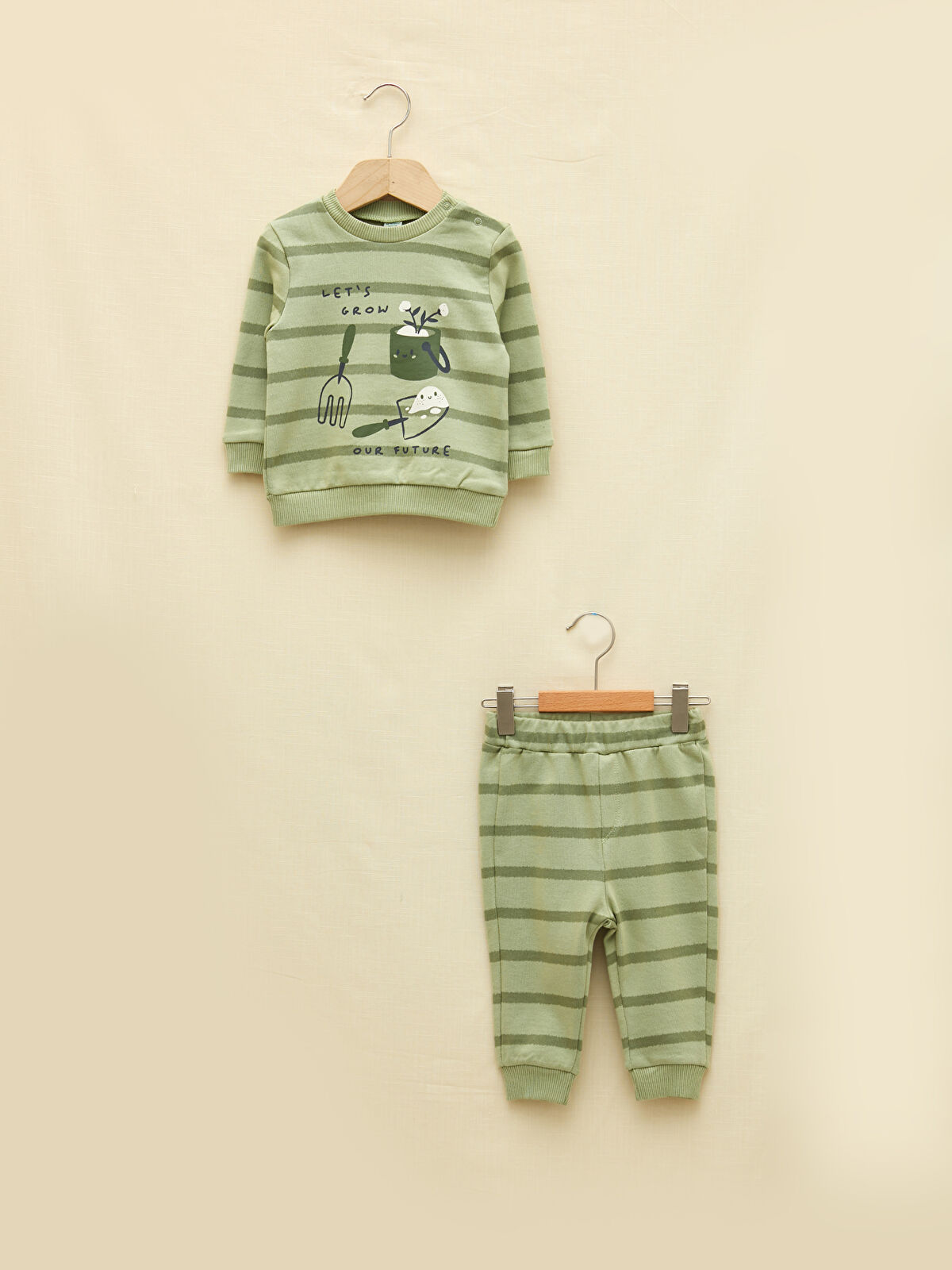 LCW GREEN Bisiklet Yaka Uzun Kollu Baskılı Organik Pamuklu Erkek Bebek Sweatshirt ve Pantolon 2'li Takım