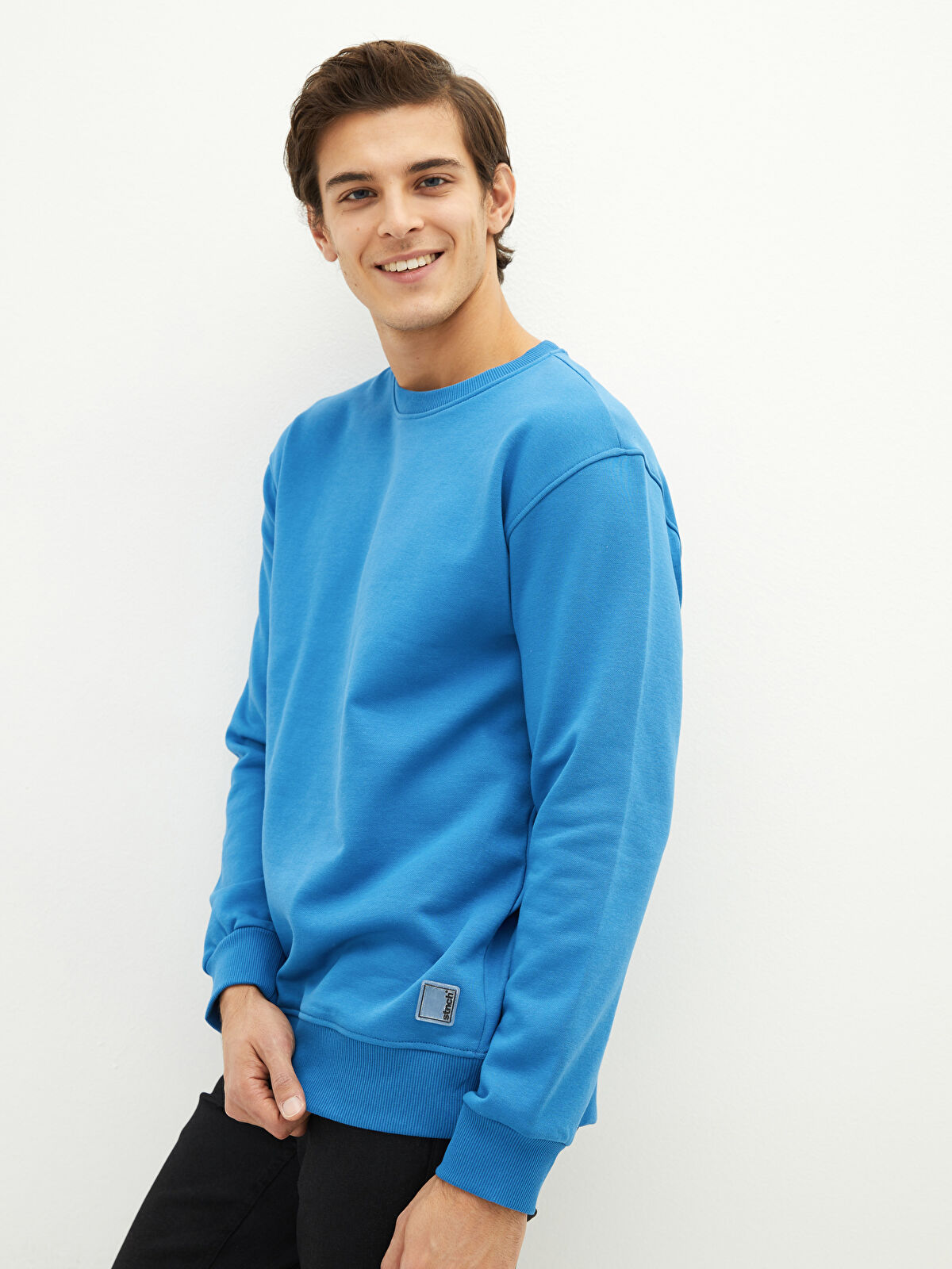 LCW CASUAL Bisiklet Yaka Uzun Kollu Basic Kalın Erkek Sweatshirt LCW CASUAL Bisiklet Yaka Uzun Kollu Basic Kalın Erkek Sweatshirt