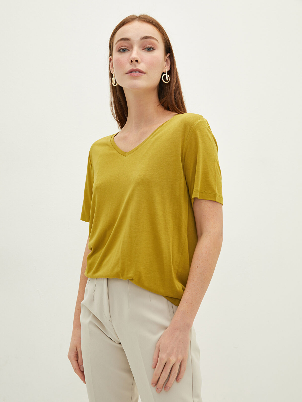 LCW BASIC V Yaka Düz Kısa Kollu Viskon Kadın Tişört
