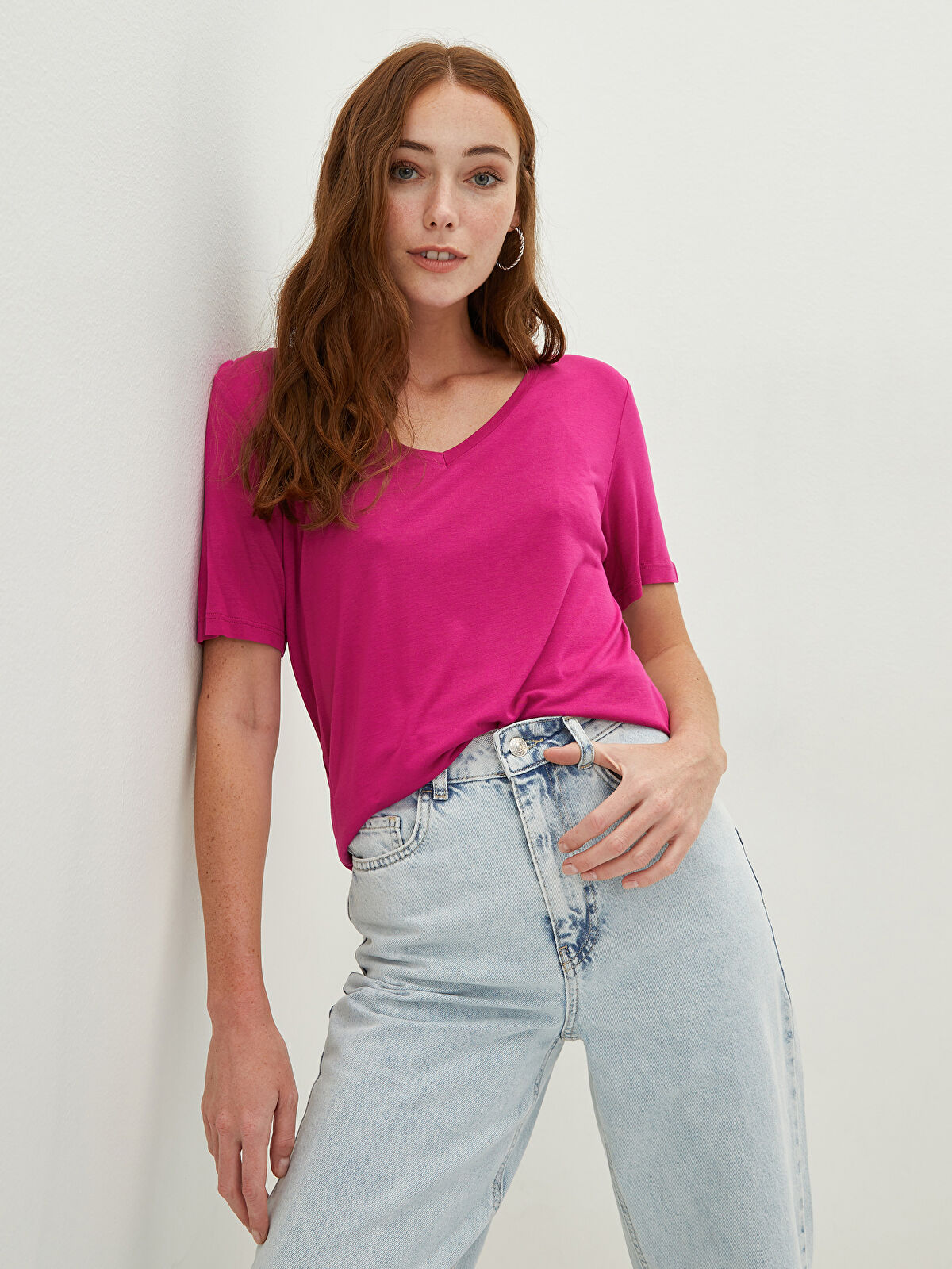 LCW BASIC V Yaka Düz Kısa Kollu Viskon Kadın Tişört