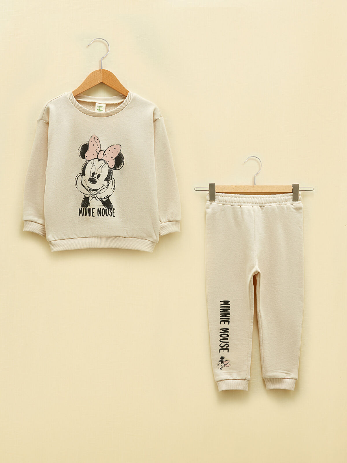 LCW GREEN Bisiklet Yaka Uzun Kollu Minnie Mouse Baskılı Organik Pamuklu Sweatshirt ve Pantolon 2'li Takım