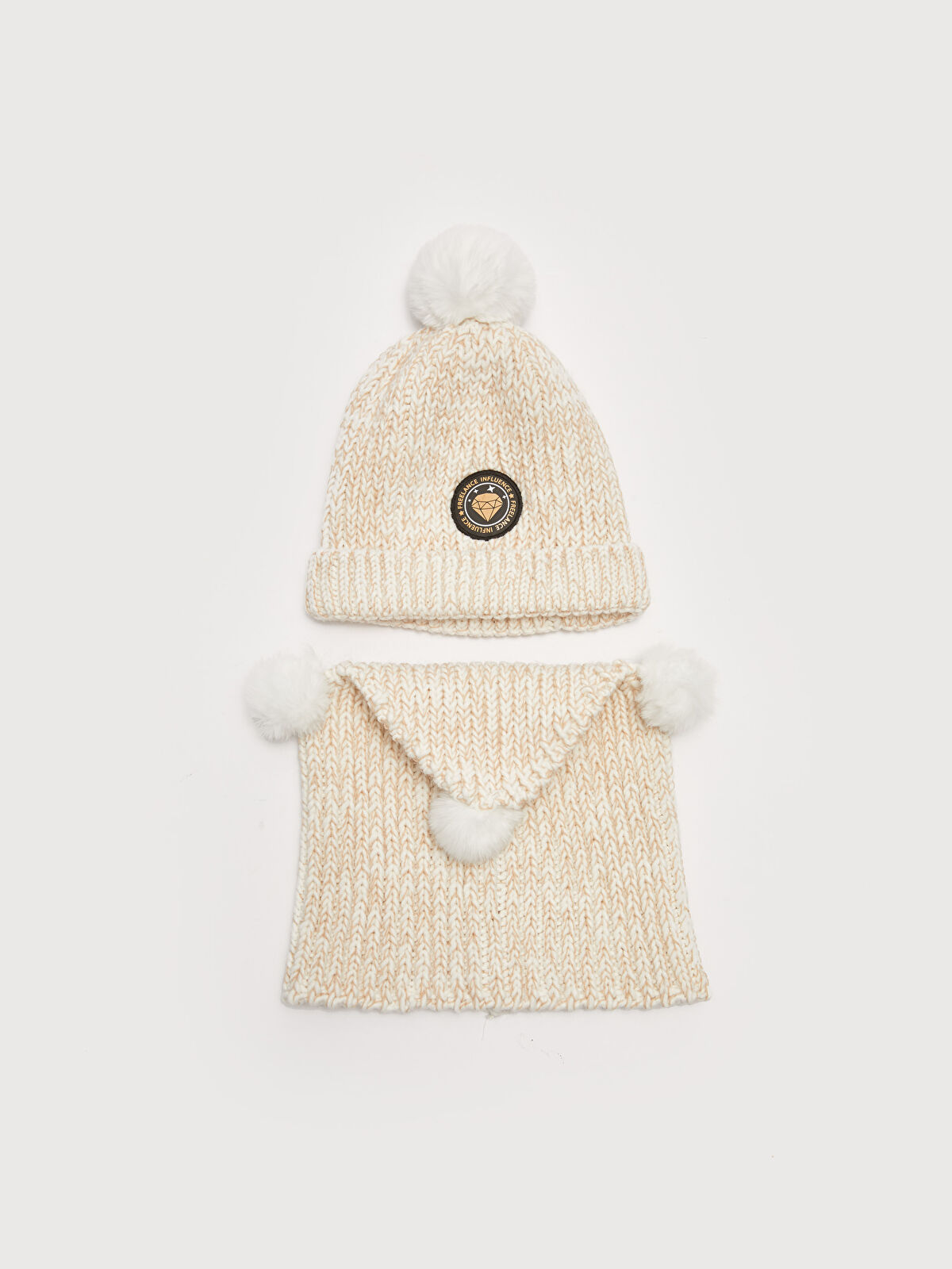 Etiket Baskılı Kız Çocuk Bere Ve Boyunluk 2'li