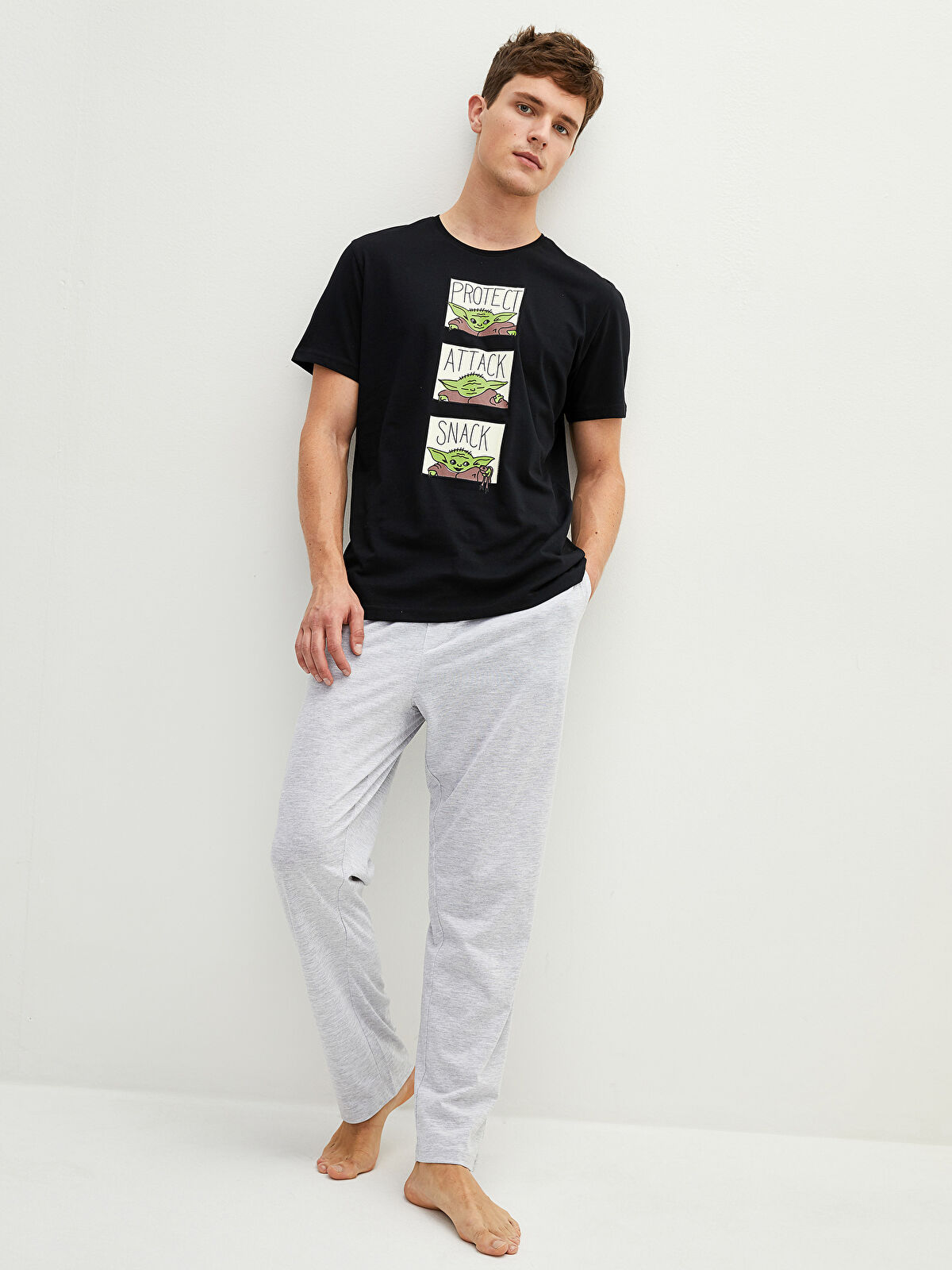 LCW DREAM Standart Kalıp The Mandalorian Baskılı Erkek Pijama Takımı LCW DREAM Standart Kalıp The Mandalorian Baskılı Erkek Pijama Takımı