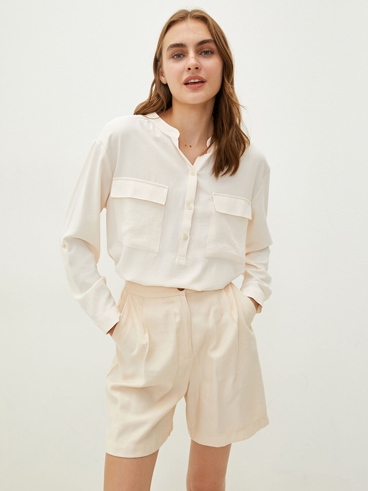 LCW CLASSIC Kaçık Yaka Düz Cep Detaylı Uzun Kollu Kadın Bluz