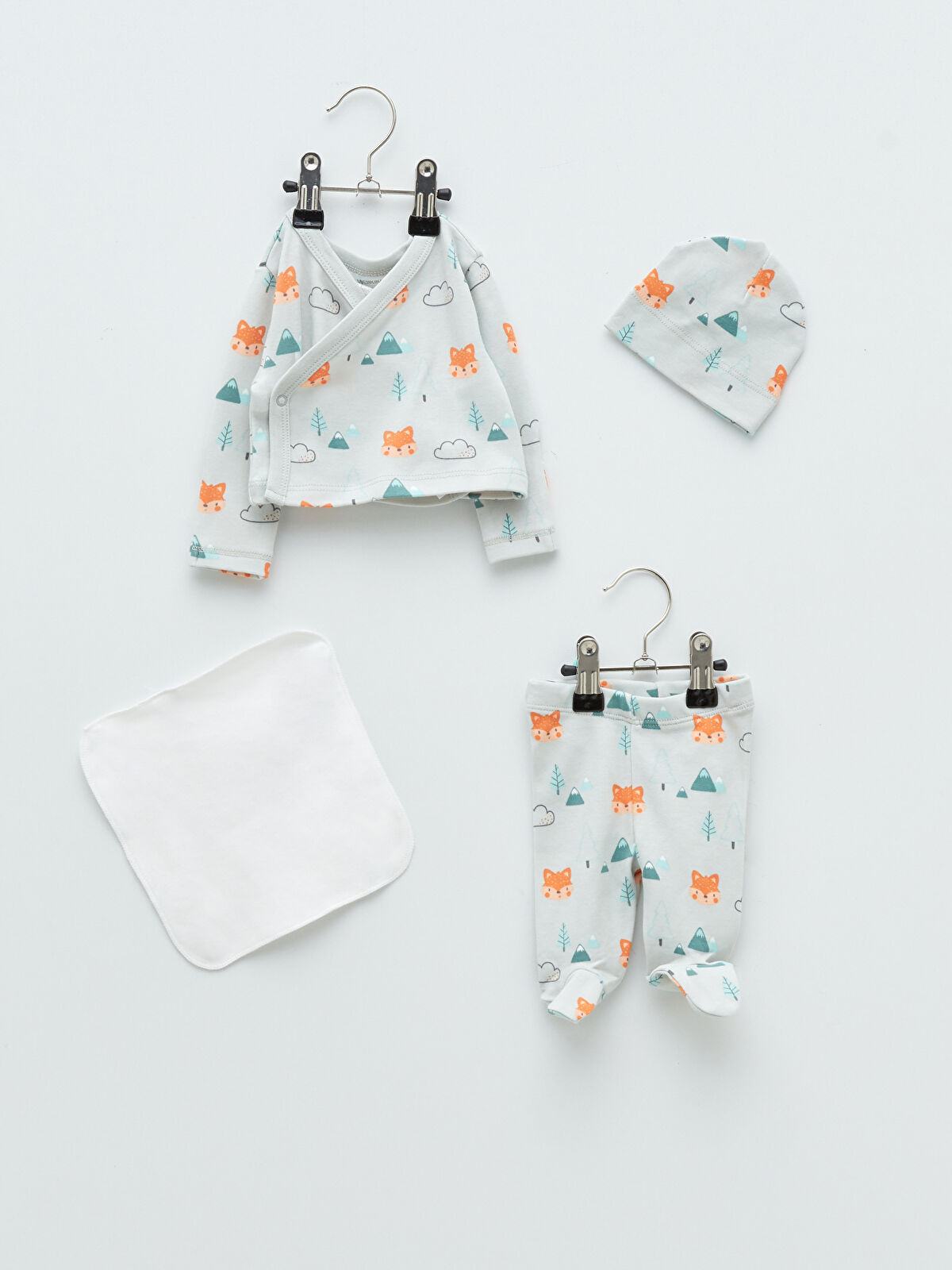 V Yaka Uzun Kollu Pamuklu Desenli Prematüre Erkek Bebek Hastane Çıkış Seti