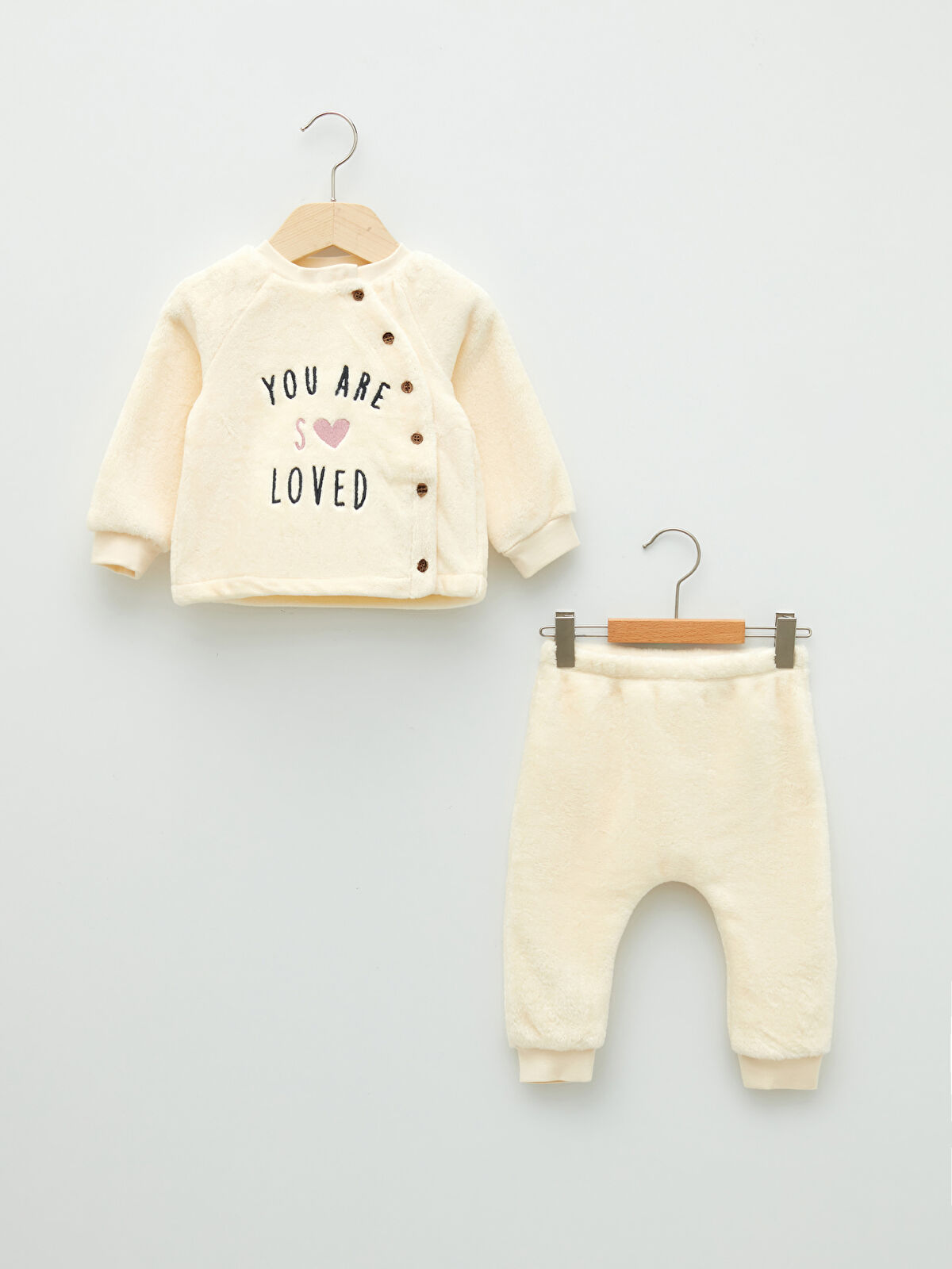 Bisiklet Yaka Uzun Kollu Nakış Detaylı Kız Bebek Hırka ve Pantolon 2'li Takım