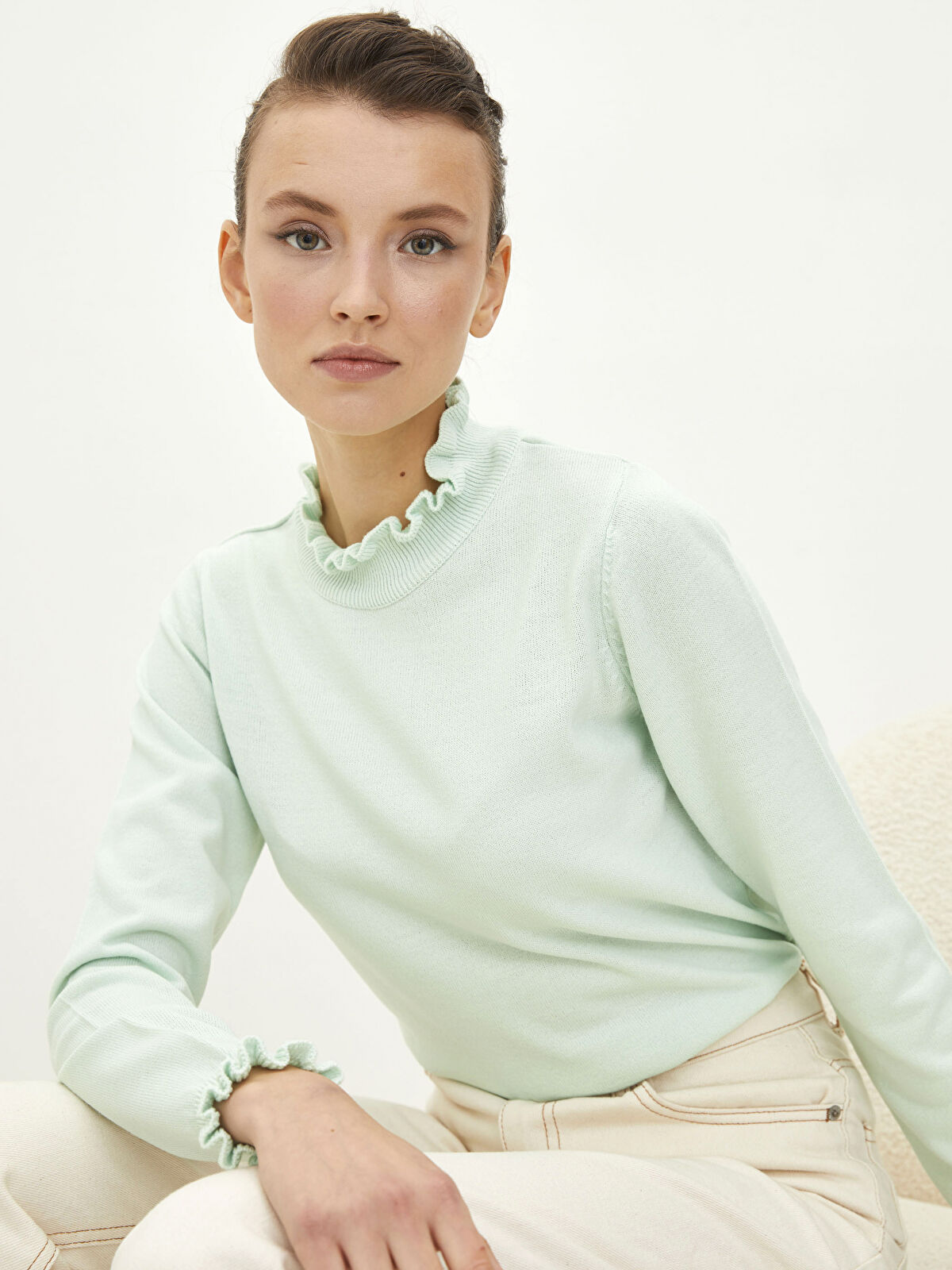 LCW CLASSIC Fırfırlı Dik Yaka Düz Uzun Kollu Kadın Triko Kazak