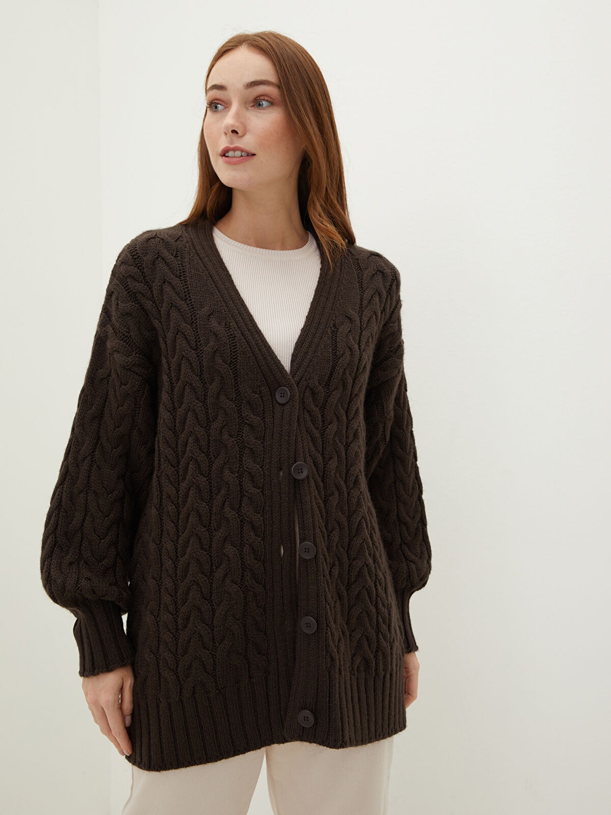 MODEST V Yaka Kendinden Desenli Önden Düğmeli Uzun Kollu Kadın Triko Hırka