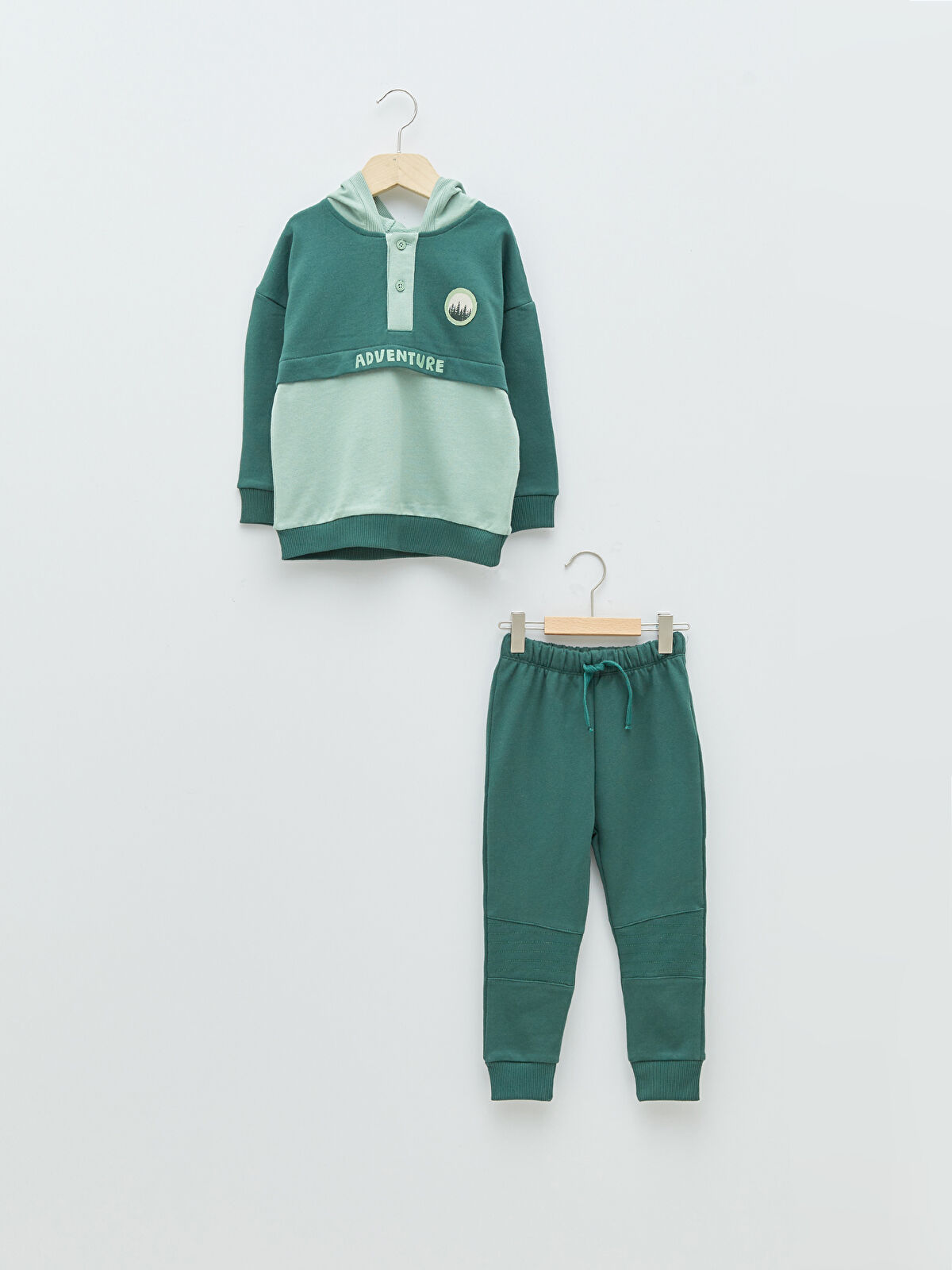 Kapüşonlu Uzun Kollu Baskılı Erkek Bebek Pamuklu Sweatshirt ve Jogger Pantolon 2'li Kapüşonlu Uzun Kollu Baskılı Erkek Bebek Pamuklu Sweatshirt ve Jogger Pantolon 2'li