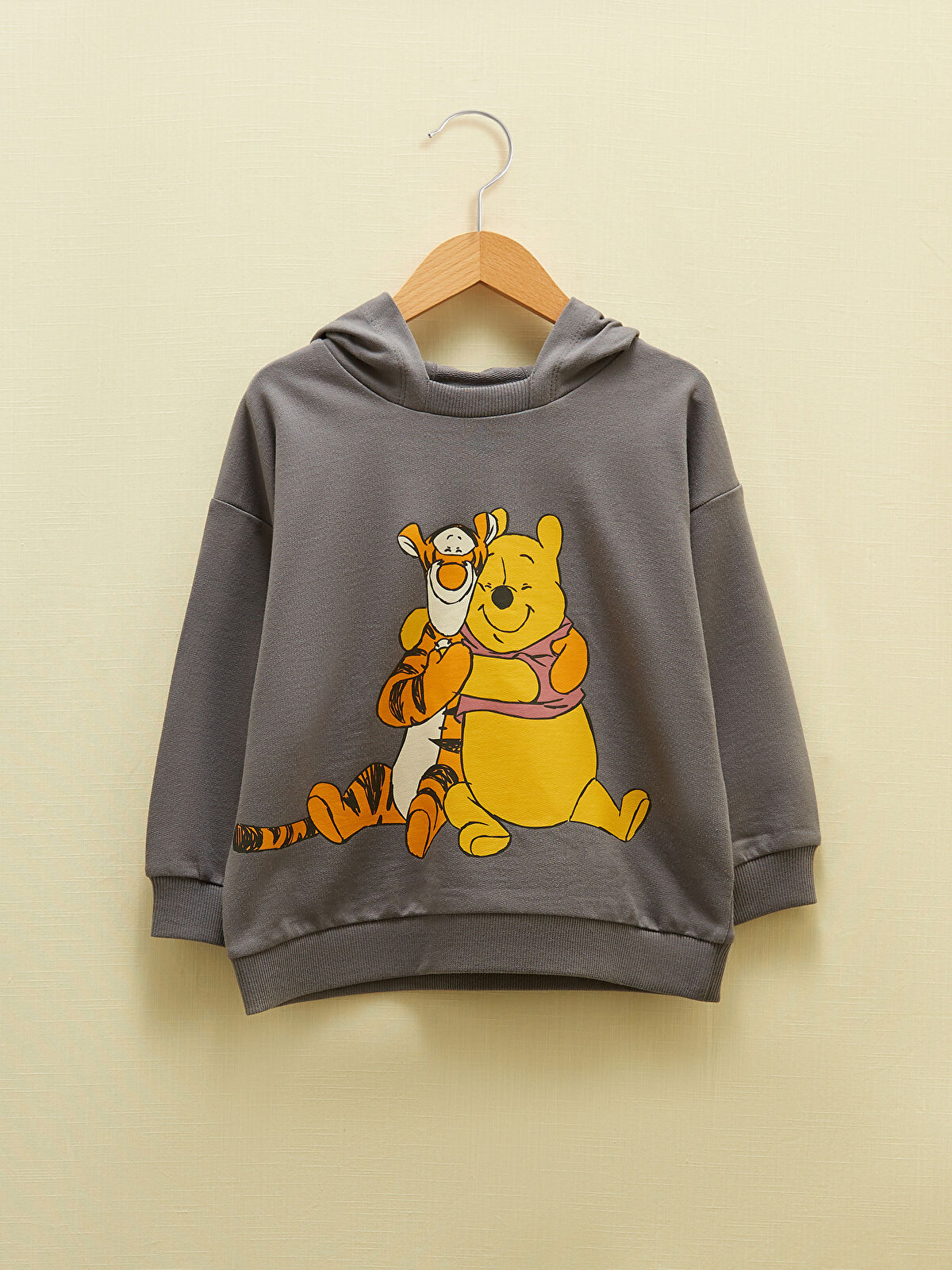 LCW GREEN Kapüşonlu Uzun Kollu Winnie the Pooh Baskılı Organik Pamuklu Erkek Bebek Sweatshirt
