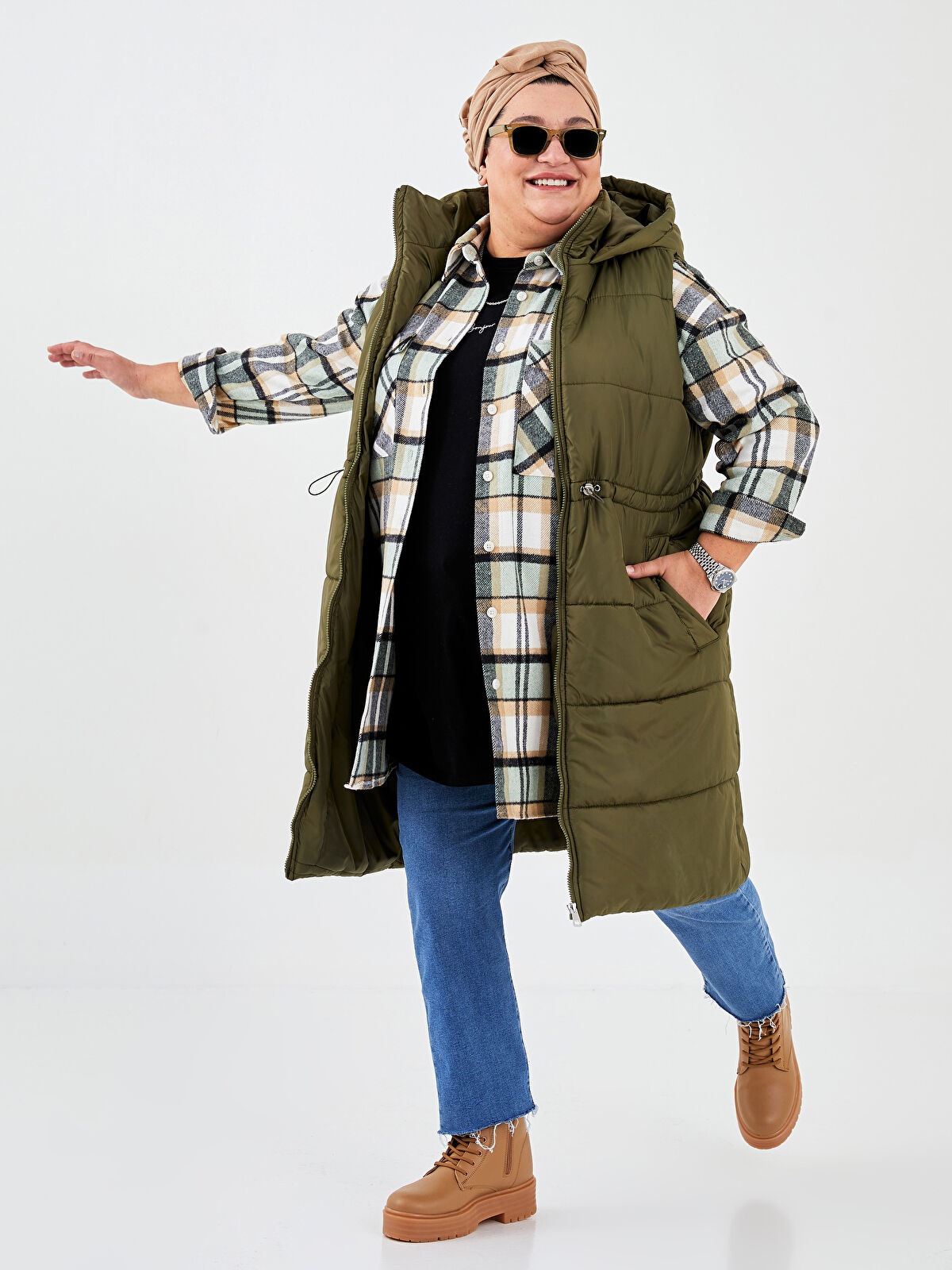 MODEST Kapüşonlu Düz Kolsuz Cep Detaylı Kadın Şişme Yelek