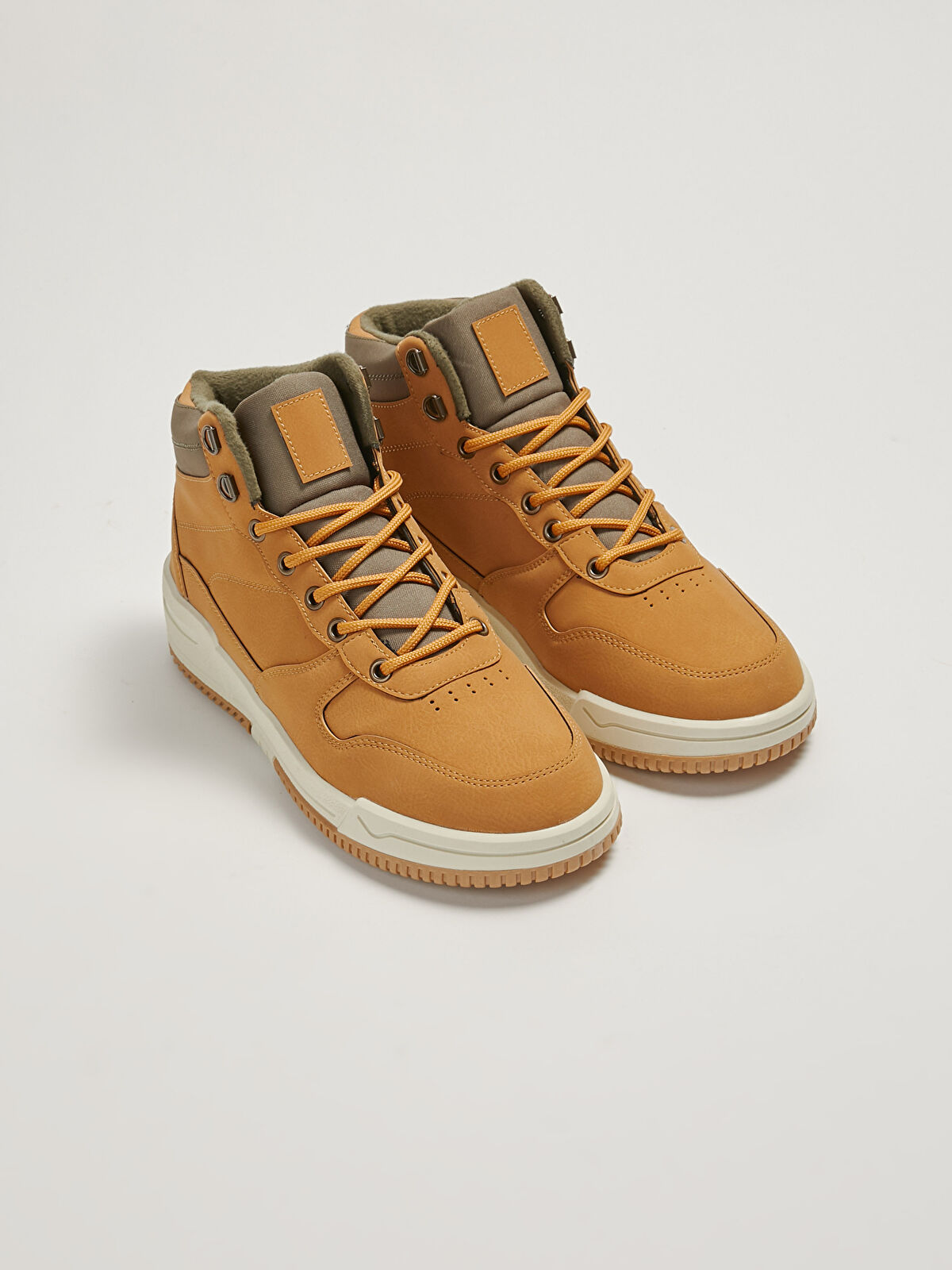 Bağcıklı Bilek Boy Erkek Bot