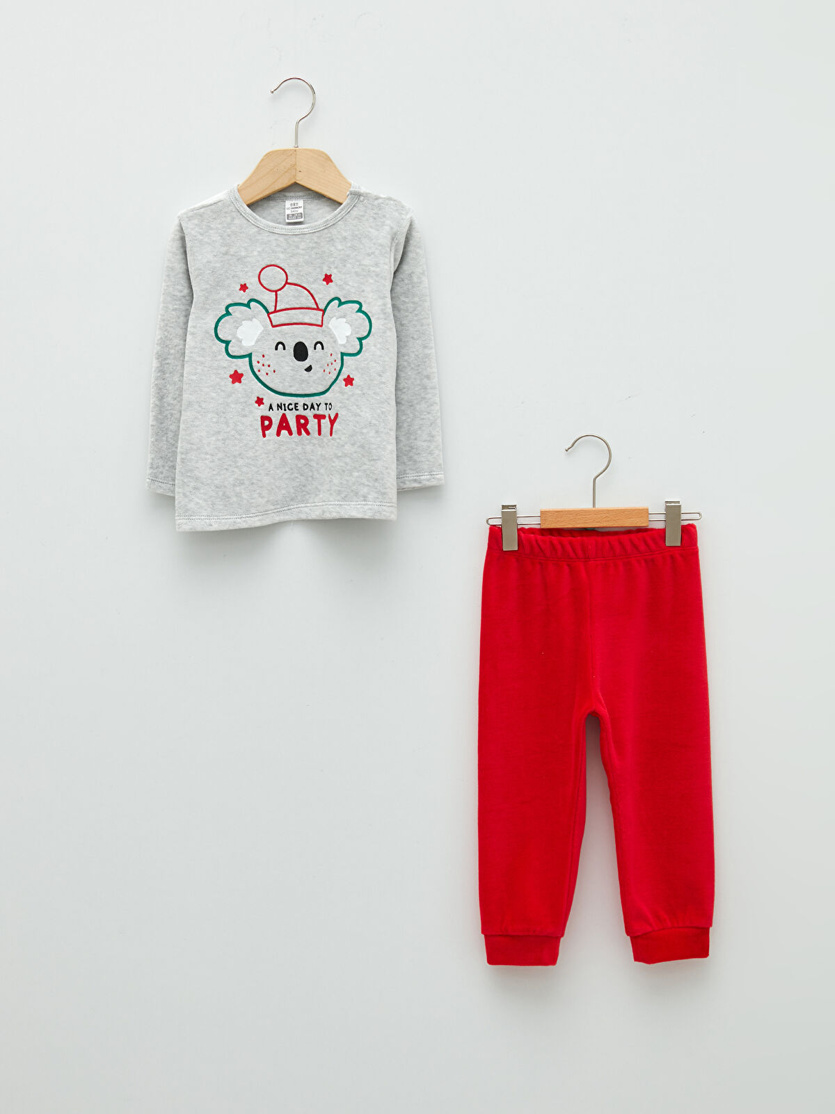 Bisiklet Yaka Uzun Kollu Yılbaşı Temalı Kadife Erkek Bebek Pijama Takımı