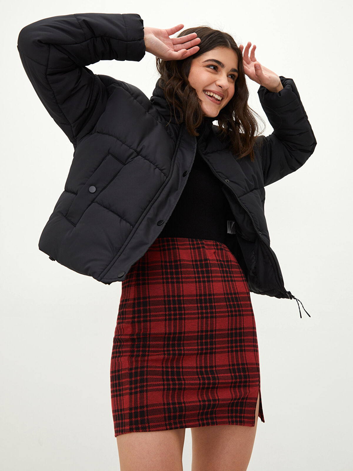 LCW CASUAL Dik Yaka Düz Cep Detaylı Uzun Kollu Kalın Kadın Şişme Mont