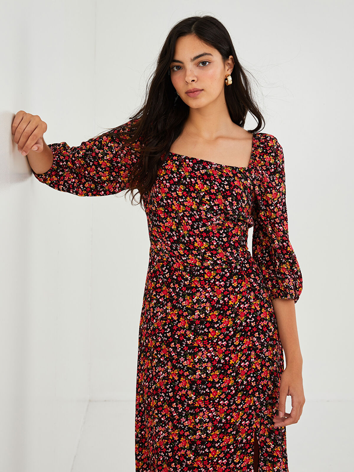 LCW CASUAL Kare Yaka Çiçekli A Kesim Maroken Kumaş Kadın Elbise