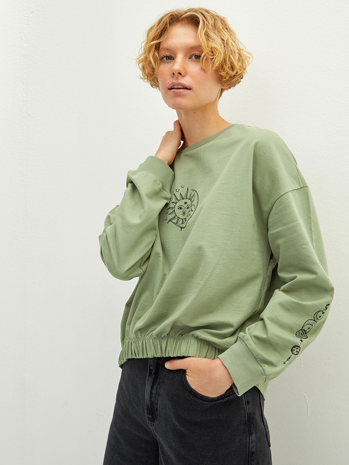 LCW CASUAL Bisiklet Yaka Mistik Baskılı Uzun Kollu Pamuklu Kadın Sweatshirt