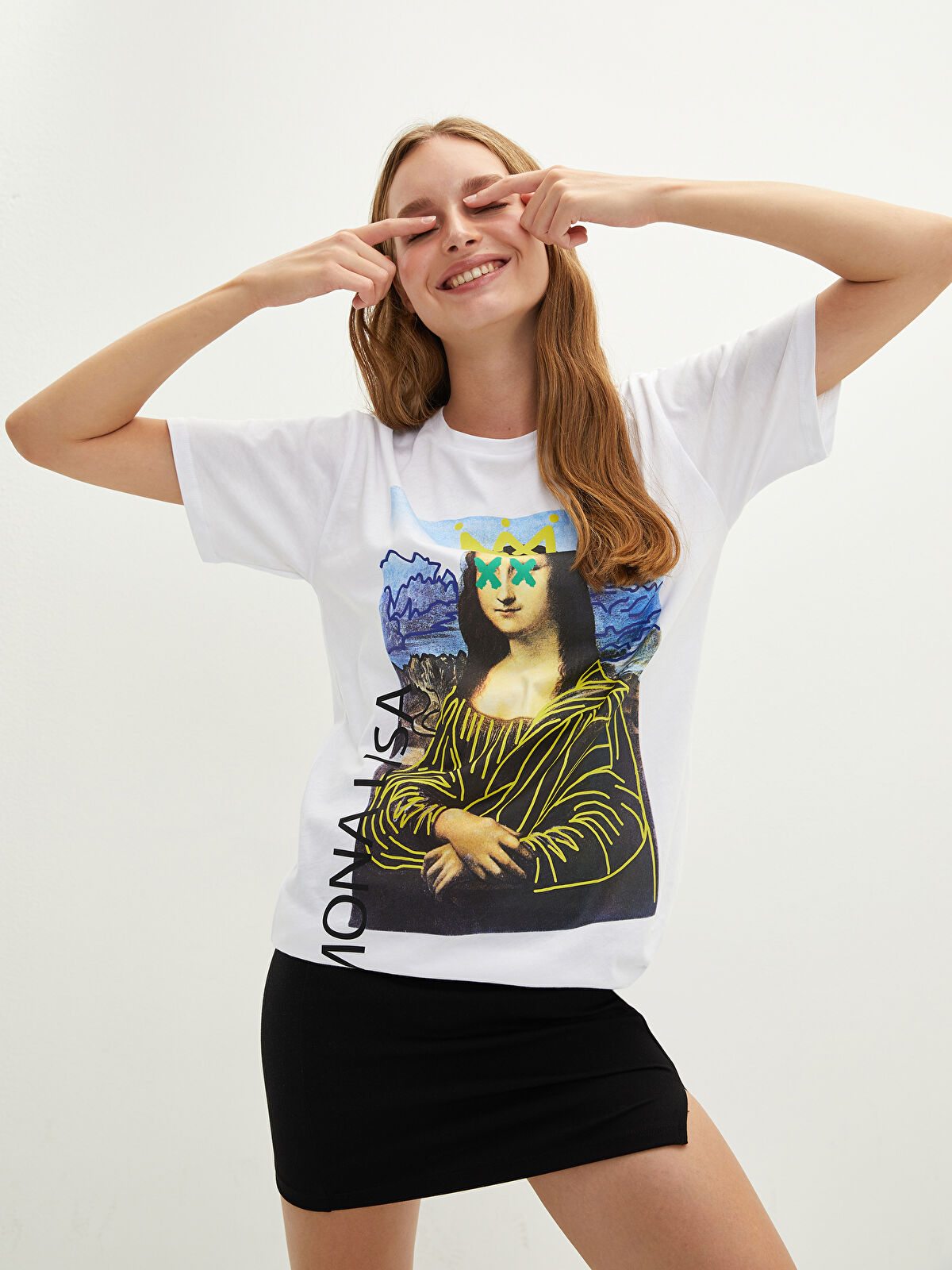 LCW CASUAL Bisiklet Yaka Mona Lisa Baskılı Kısa Kollu Pamuklu Kadın Tişört