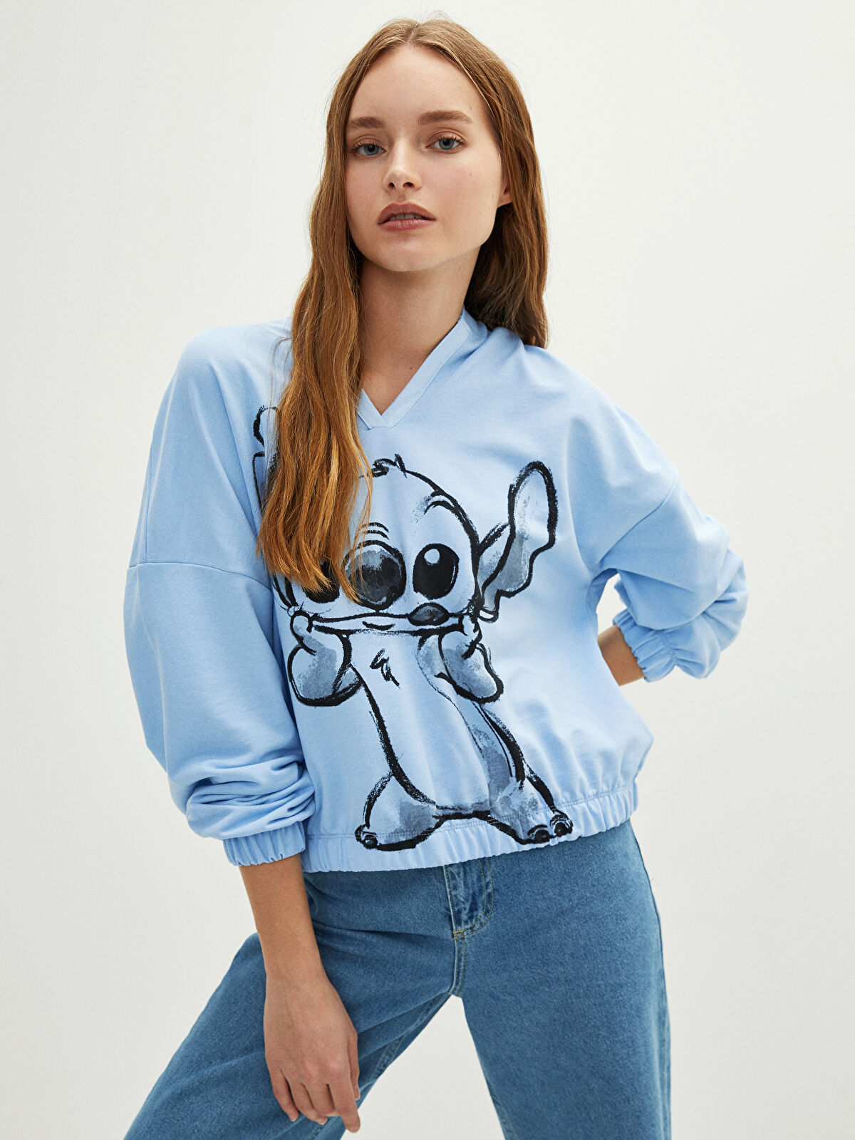 LCW CASUAL Kapüşonlu Lilo & Stitch Baskılı Uzun Kollu Kadın Sweatshirt