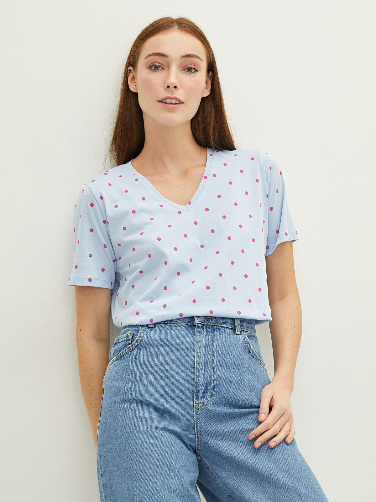 LCW BASIC V Yaka Puantiyeli Kısa Kollu Pamuklu Kadın Tişört