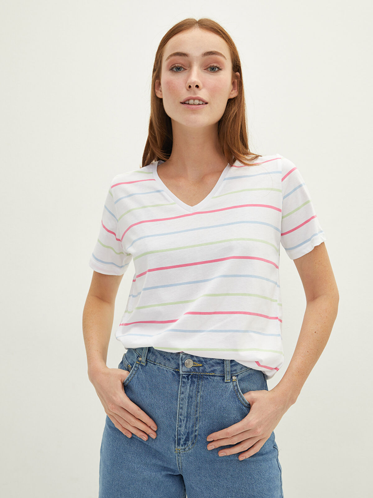 LCW BASIC V Yaka Çizgili Kısa Kollu Pamuklu Kadın Tişört