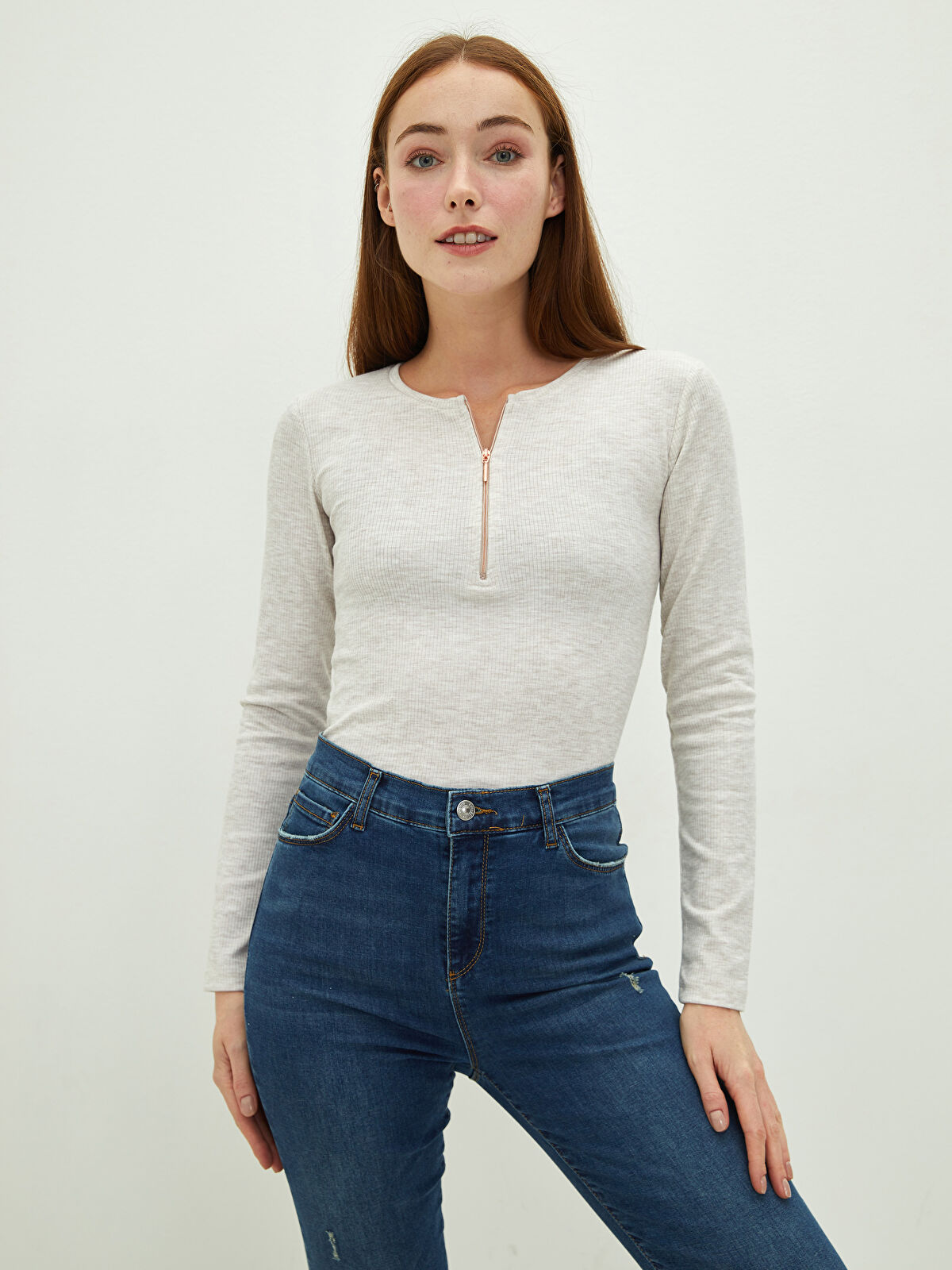 LCW CLASSIC Bisiklet Yaka Düz Uzun Kollu Ribana Kumaş Kadın Tişört LCW CLASSIC Bisiklet Yaka Düz Uzun Kollu Ribana Kumaş Kadın Tişört