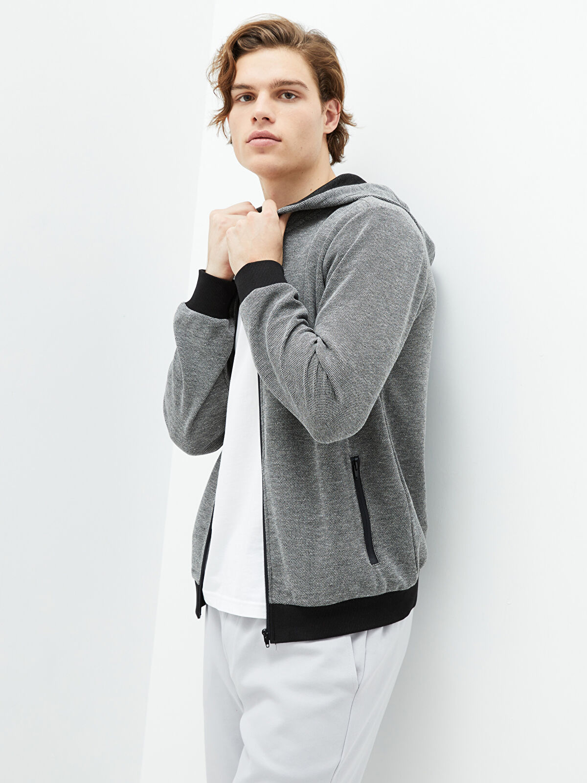 LCW CASUAL Kapüşonlu Uzun Kollu Fermuarlı Erkek Spor Hırka