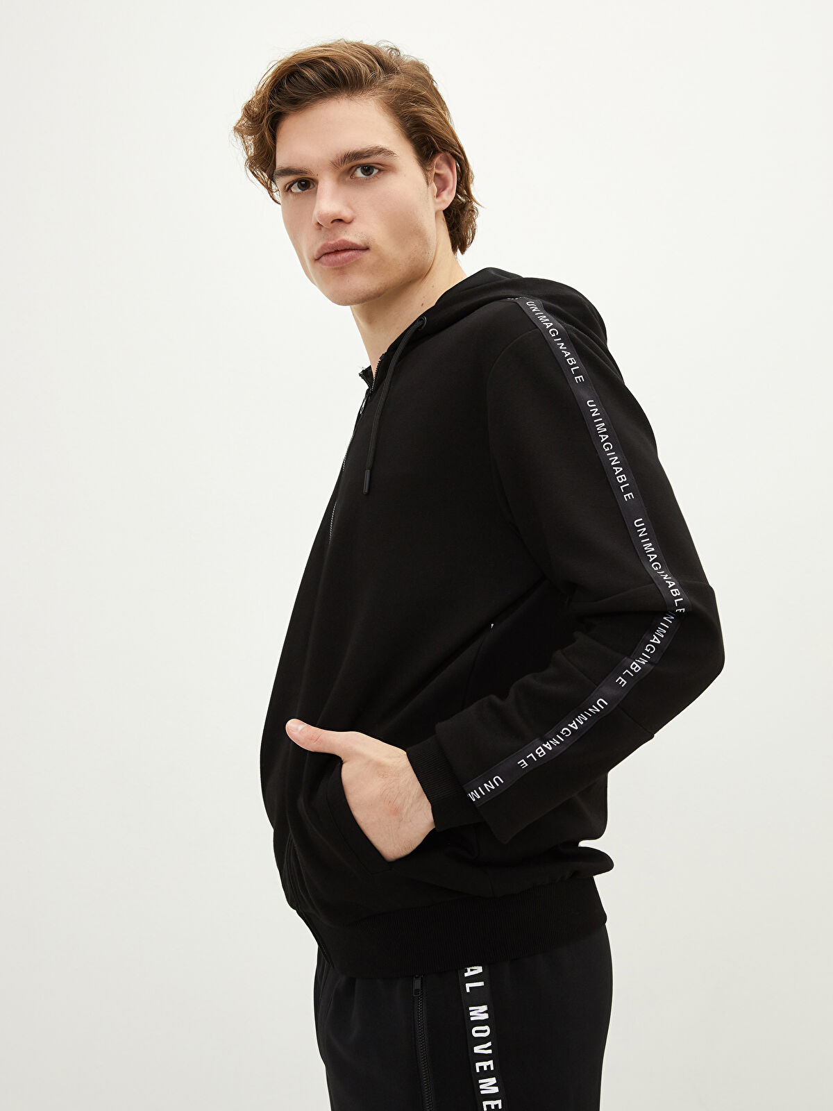 LCW CASUAL Kapüşonlu Uzun Kollu Fermuarlı Erkek Spor Hırka