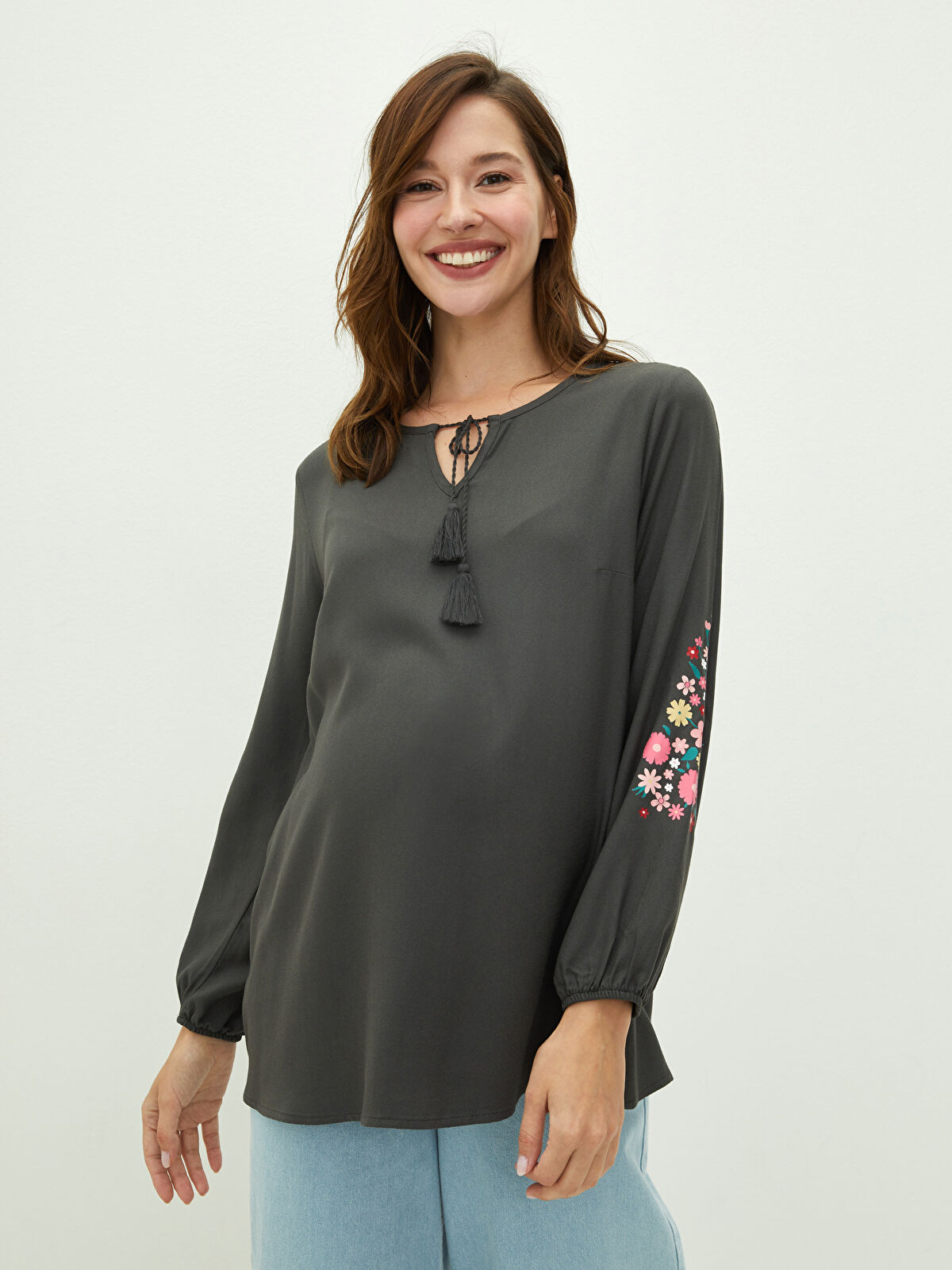 Bağlamalı Yaka Nakışlı Uzun Kollu Viskon Hamile Bluz