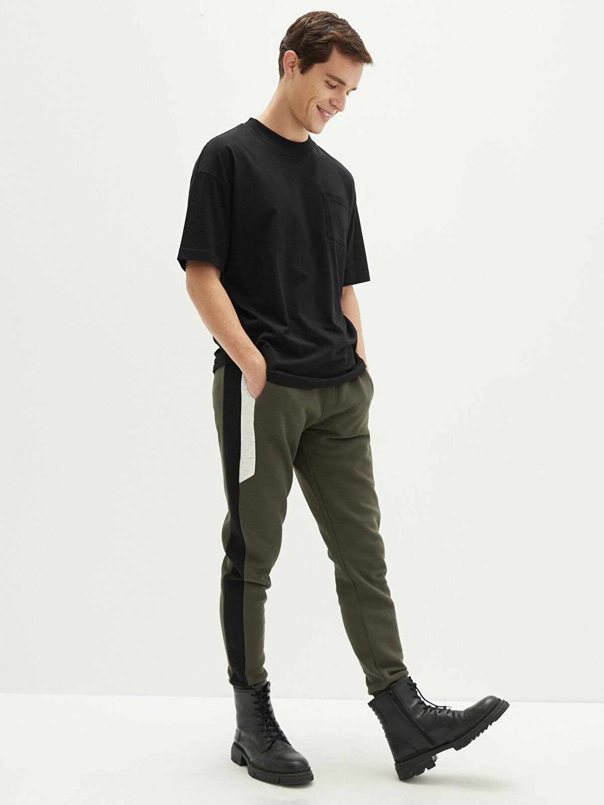 LCW CASUAL Slim Fit Baskılı Kalın Erkek Eşofman Altı LCW CASUAL Slim Fit Baskılı Kalın Erkek Eşofman Altı
