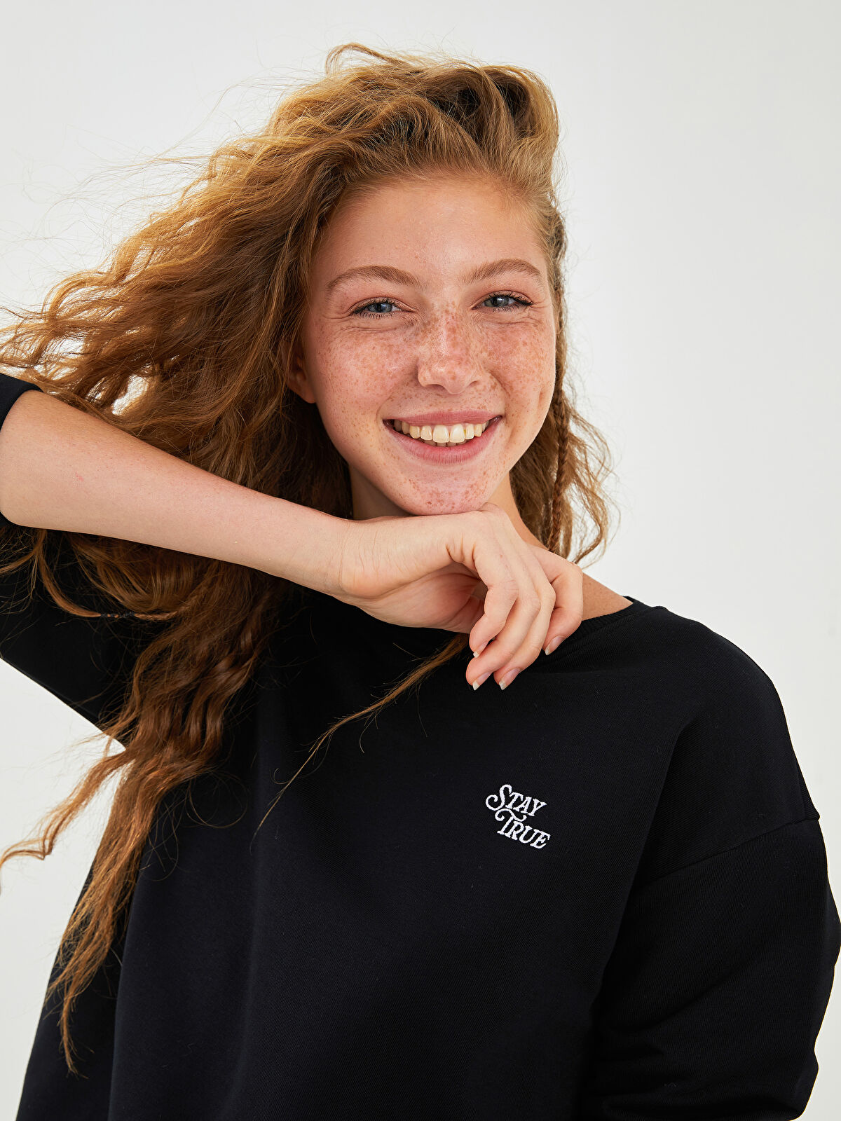 XSIDE Bisiklet Yaka Nakışlı Uzun Kollu Kadın Sweatshirt