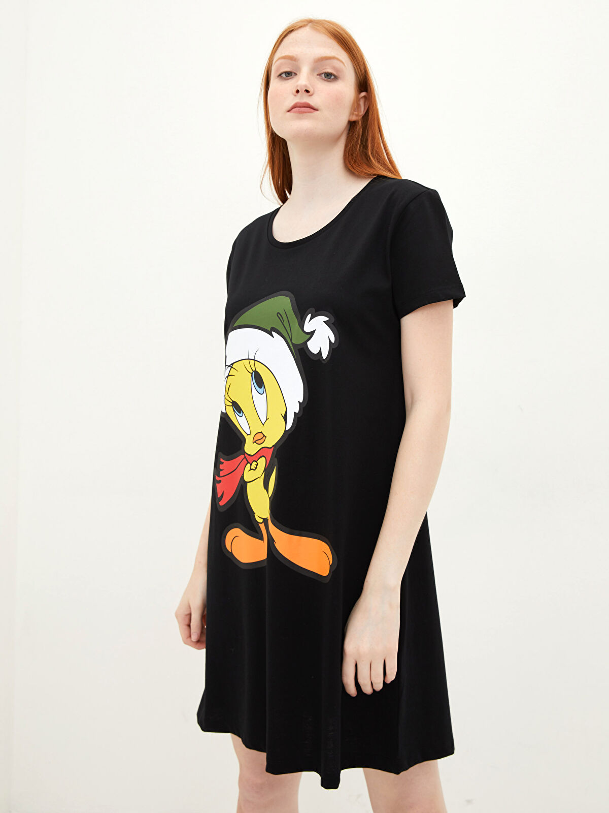 LCW DREAM Bisiklet Yaka Tweety Baskılı Kısa Kollu Pamuklu Kadın Gecelik