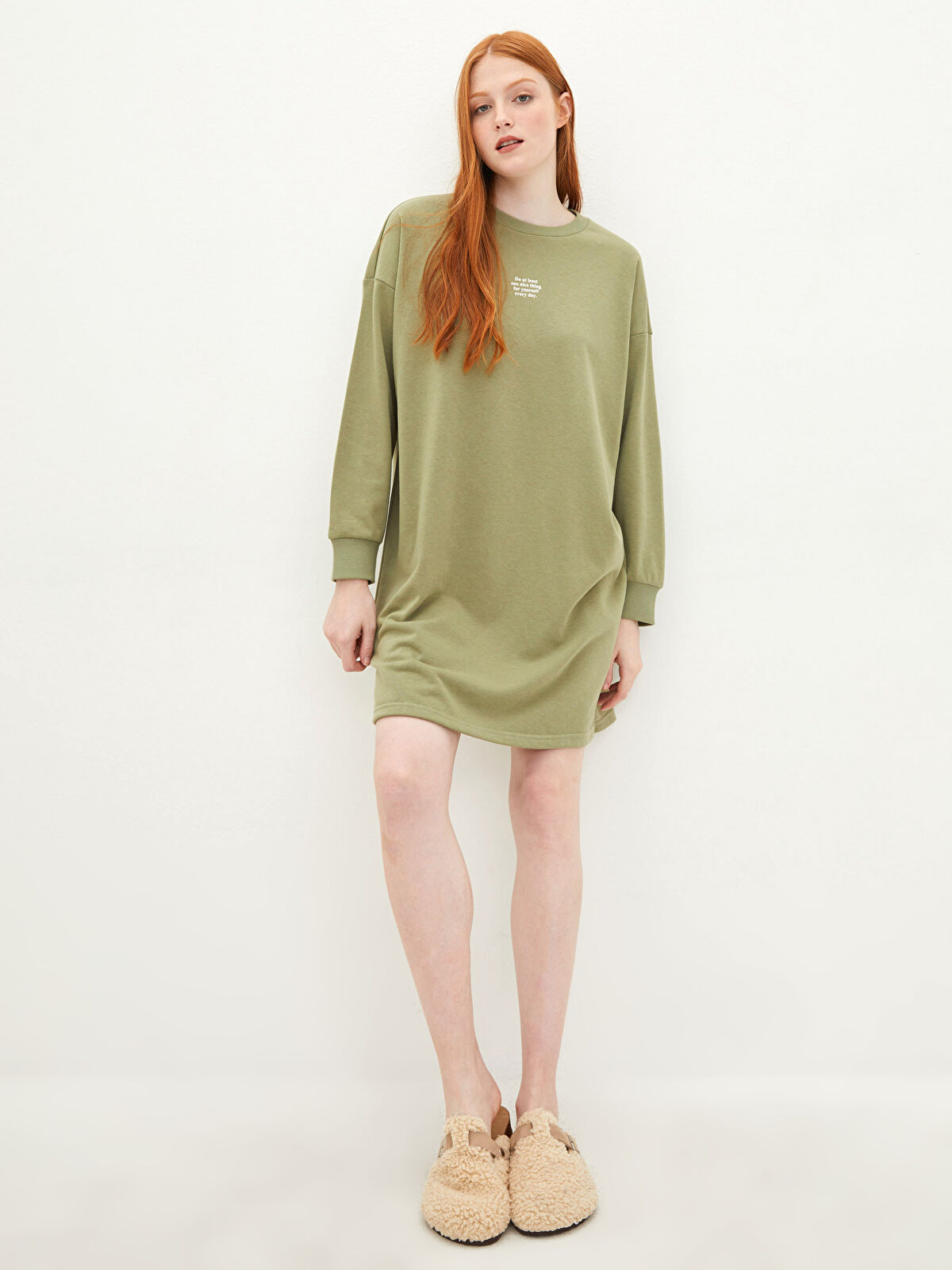 LCW DREAM Bisiklet Yaka Slogan Baskılı Uzun Kollu Kadın Gecelik