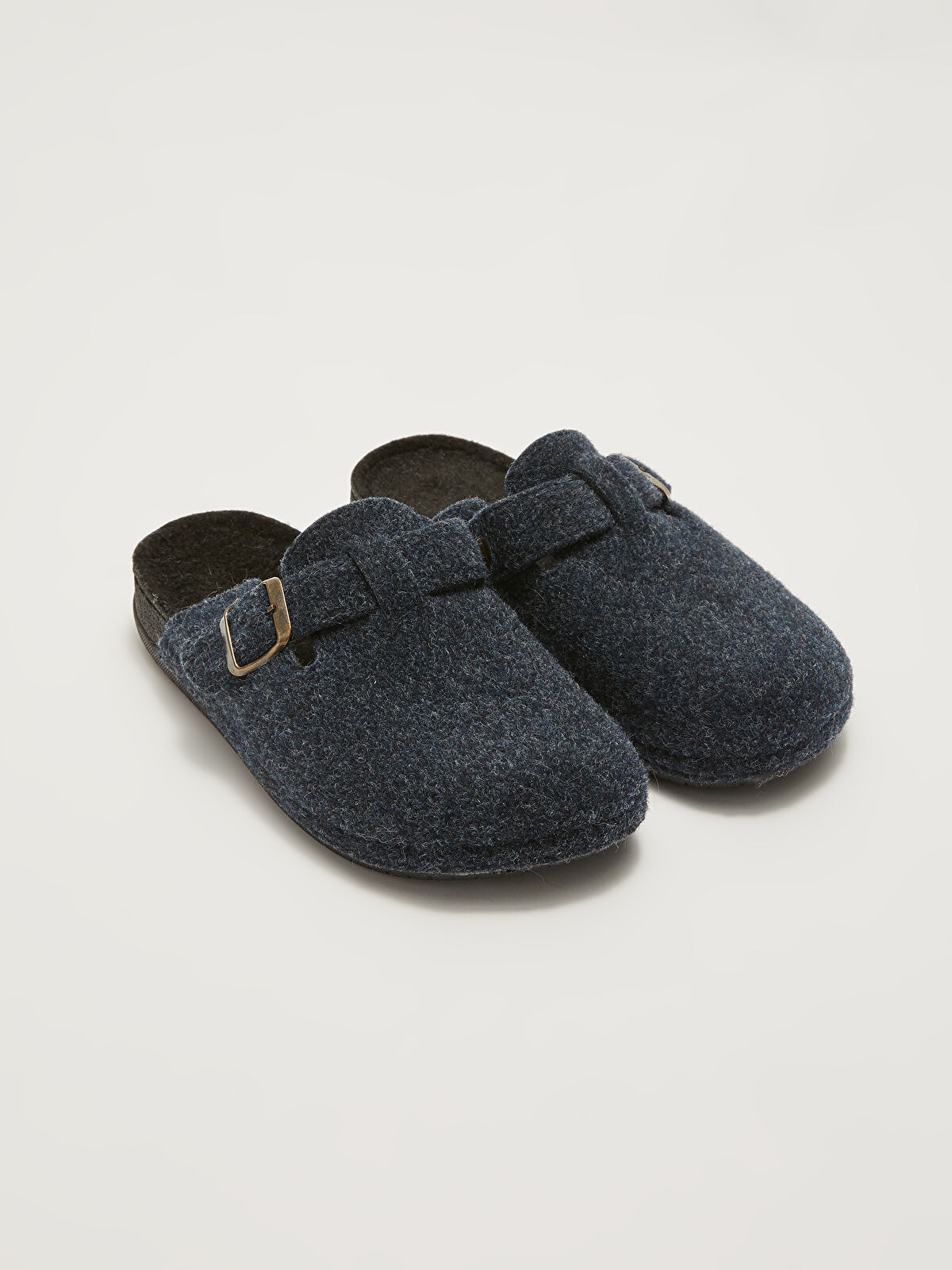 Önü Kapalı Erkek Ev Terliği